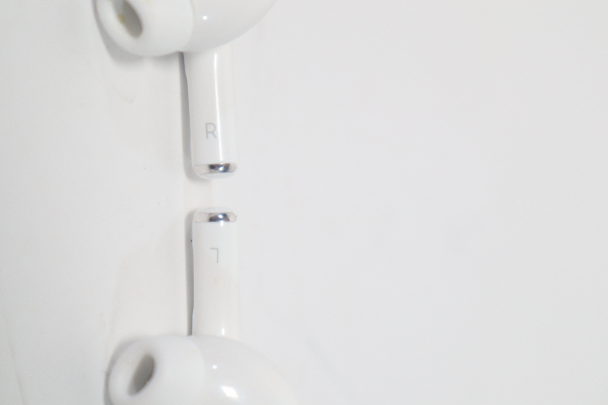 Apple AirPods Pro 2 A2698 & A2699 Gen 2 Noise Cancelling Bluetooth ...