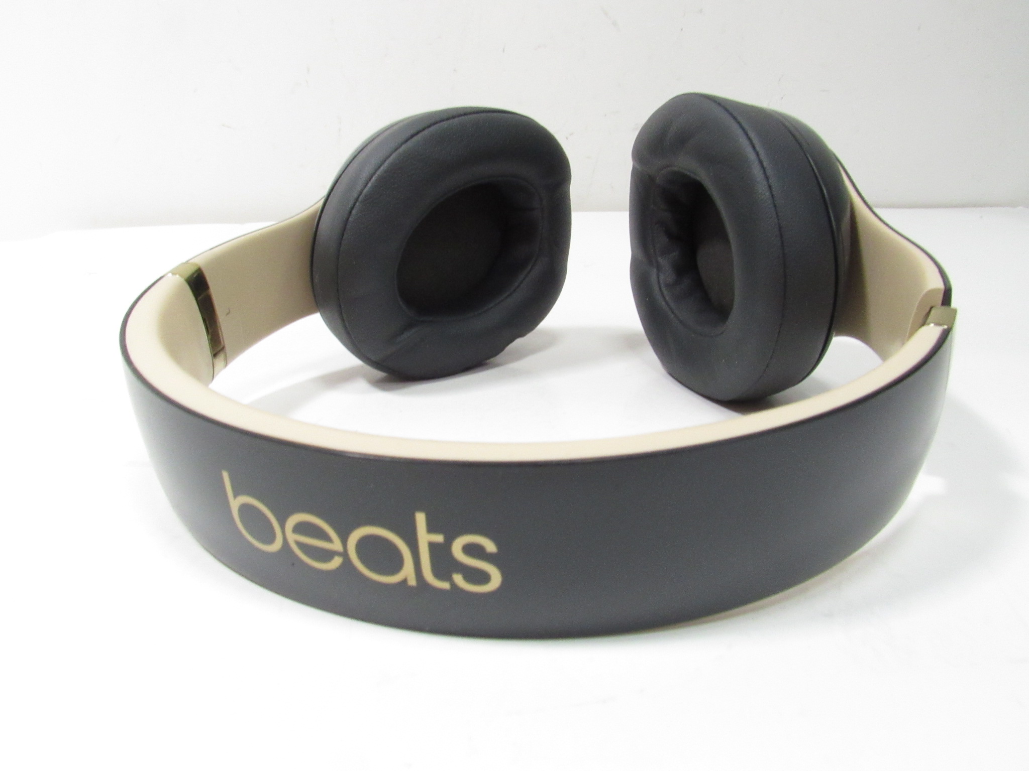 Beats Studio3 Wireless Noise Cancelling Over the Ear Headphones Shadow Gray