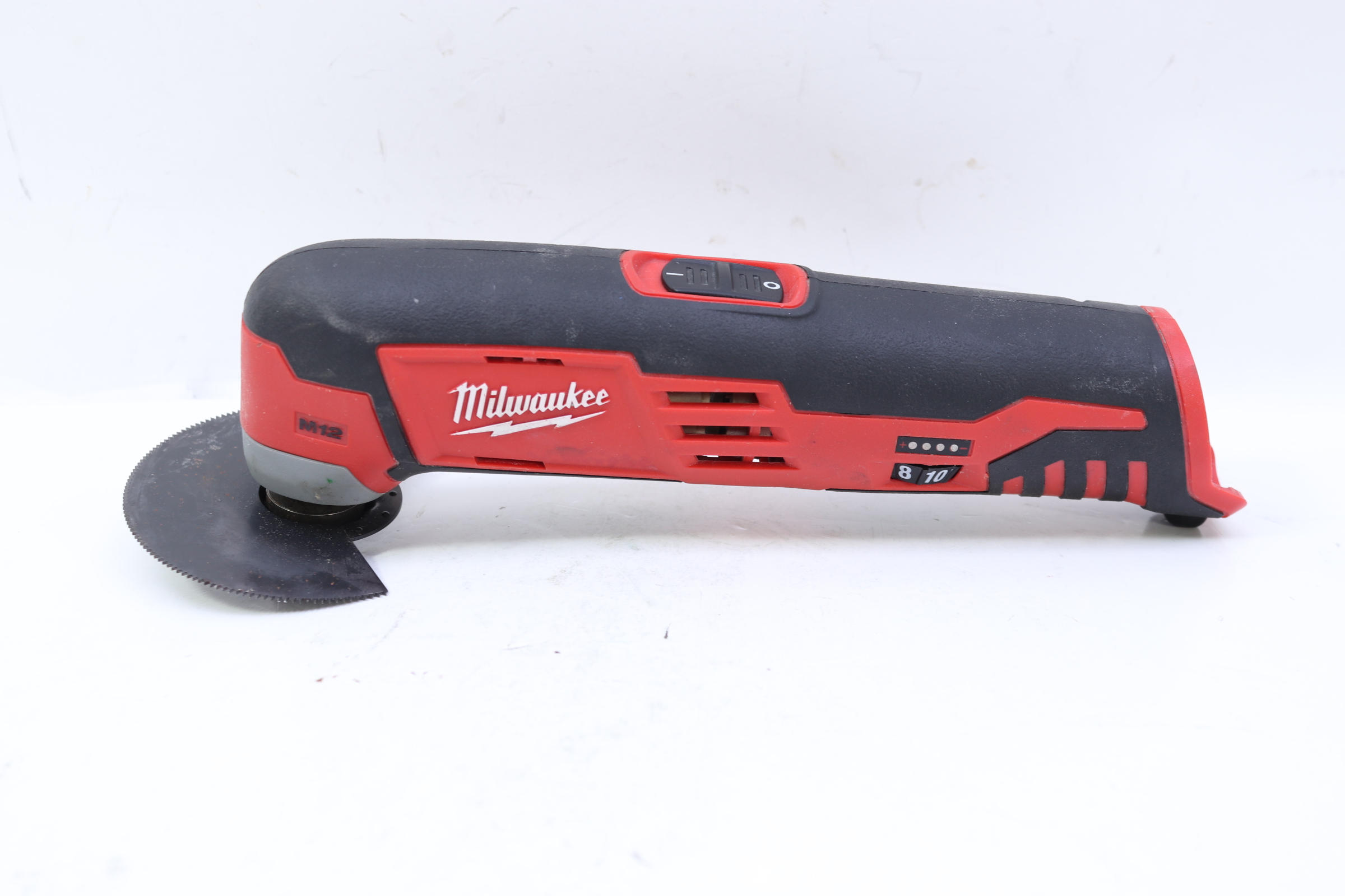 Milwaukee 2426-20 M12 12-Volt Lithium-Ion Cordless Oscillating Multi-Tool