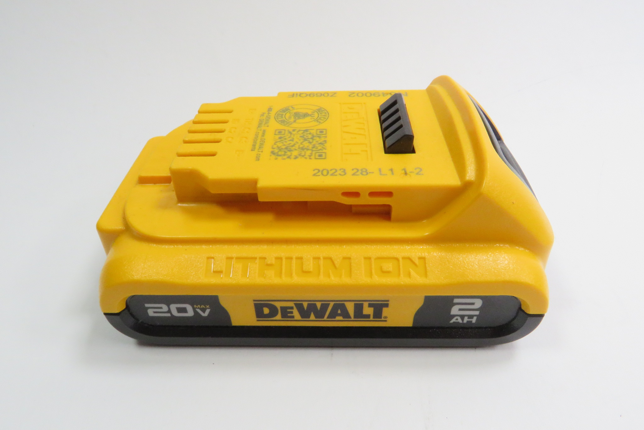 DeWalt DCS382 20-Volt MAX XR Lithium-Ion Cordless Brushless ...