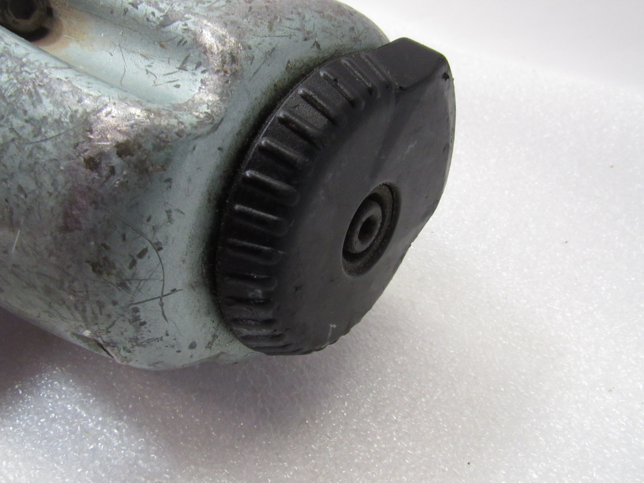 Hitachi NV65AH2 2-1/2" Coil Siding Nailer