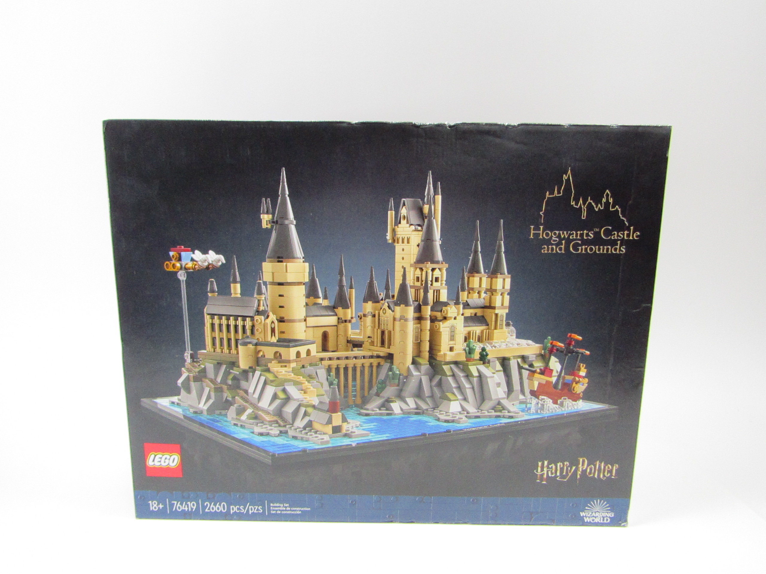 LEGO Harry Potter Hogwarts Castle and Grounds 2660 Piece Set 76419