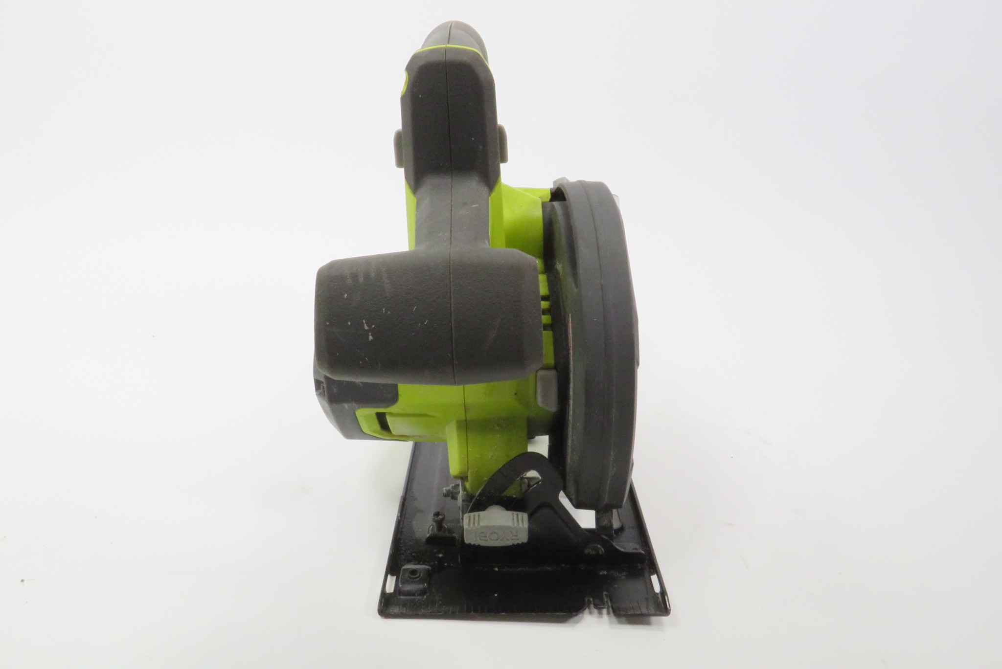 Ryobi PCL500 18-Volt Lithium-Ion Cordless 5-1/2" Circular Saw