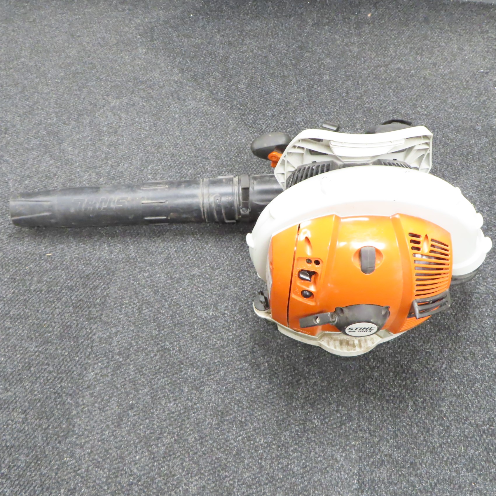 STIHL BR 700 X 64.8cc 193 MPH Two-Stroke Gas-Powered Backpack Leaf Blower