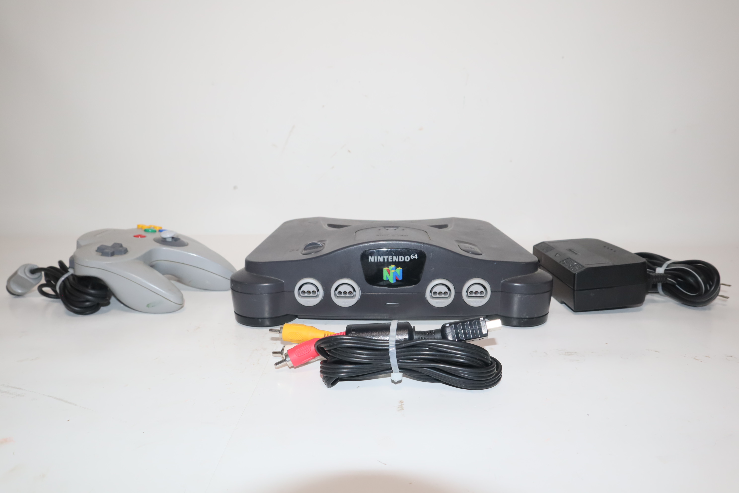 Nintendo 64 NUS-001 Gray Home Video Gaming Console 9010