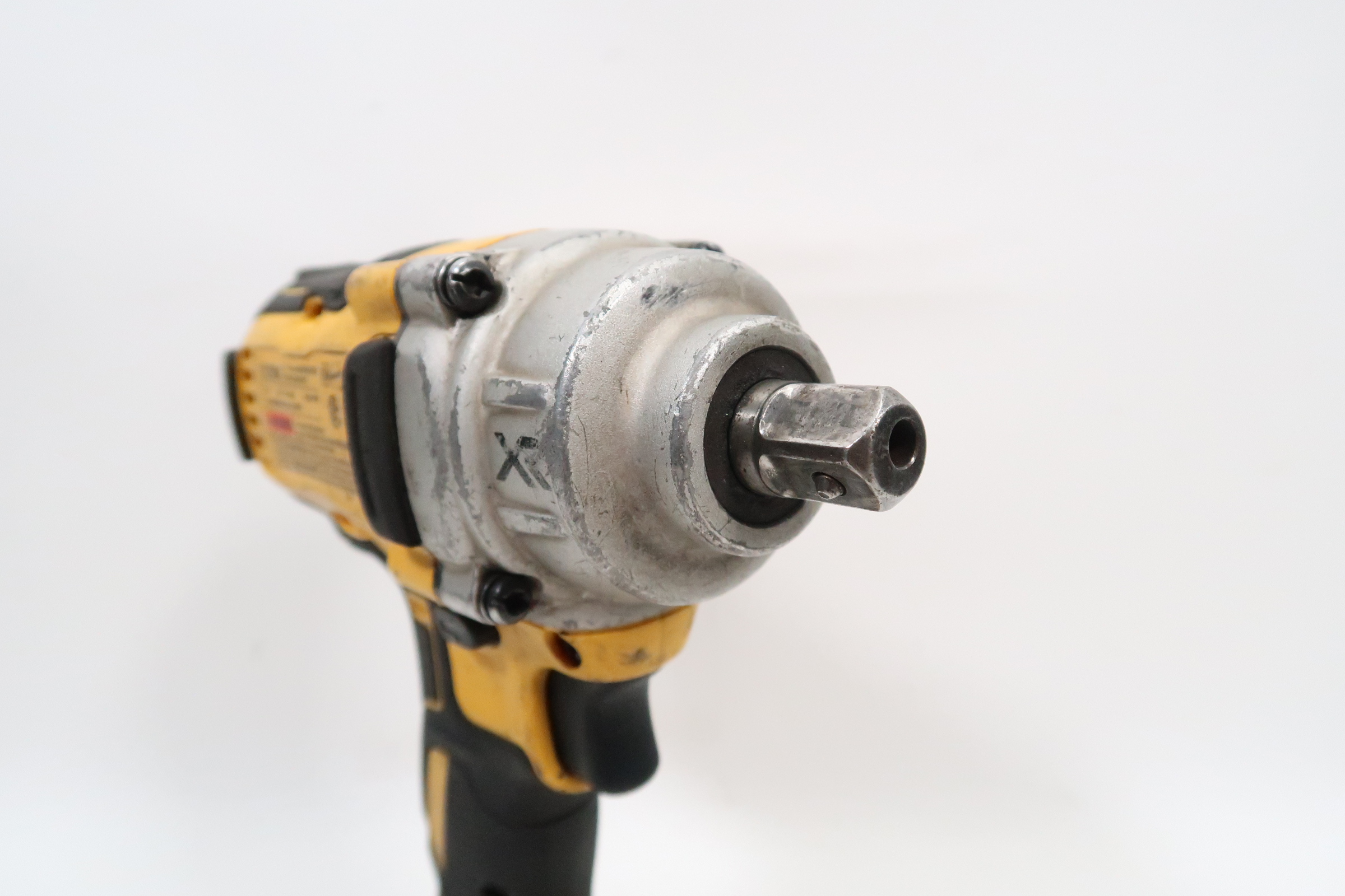 DeWalt DCF894 20V Lithium-Ion Cordless Brushless 1/2 in. Impact Wrench