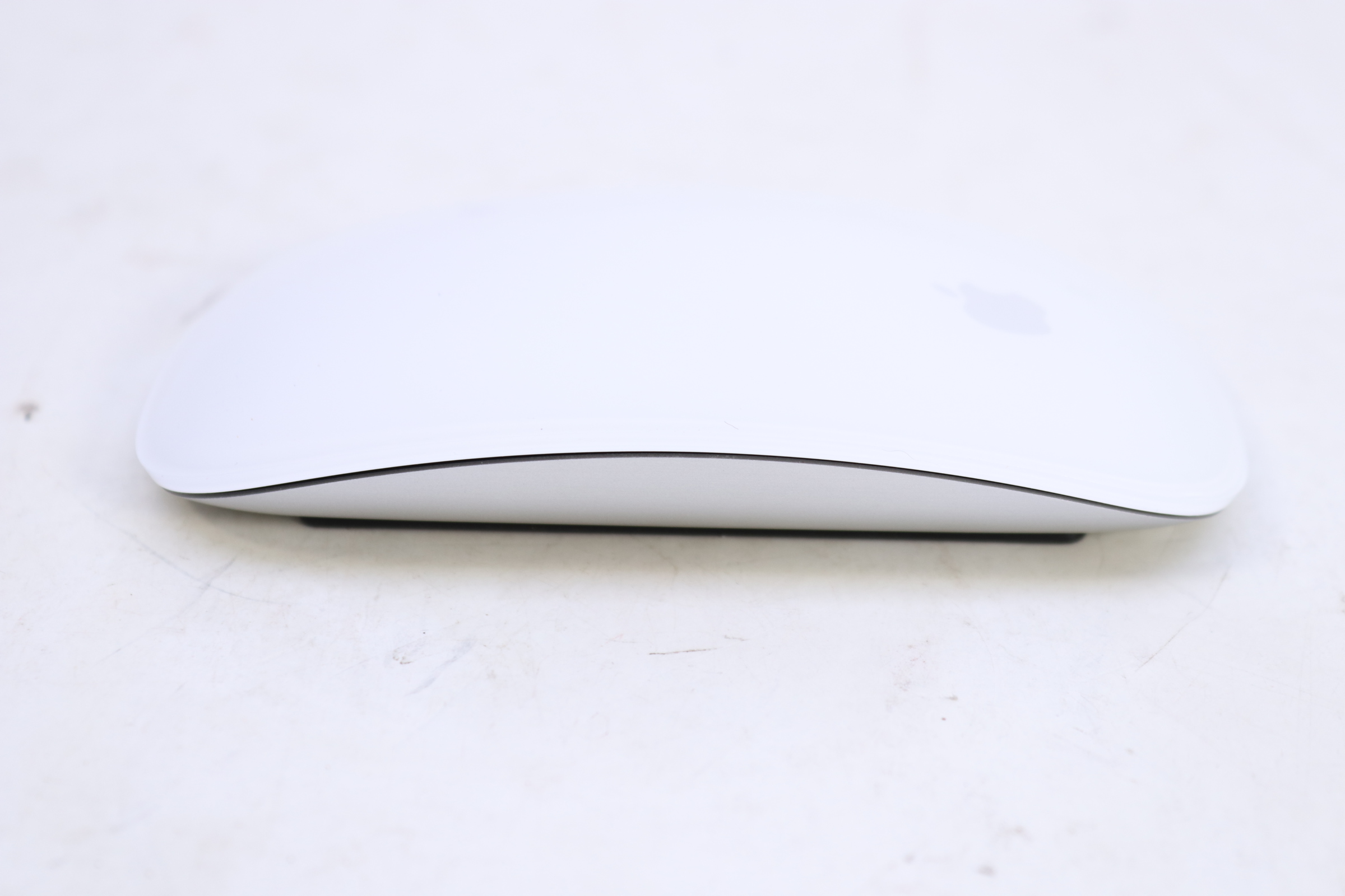Apple MK2E3AM/A Magic Mouse Bluetooth Wireless Computer Mouse