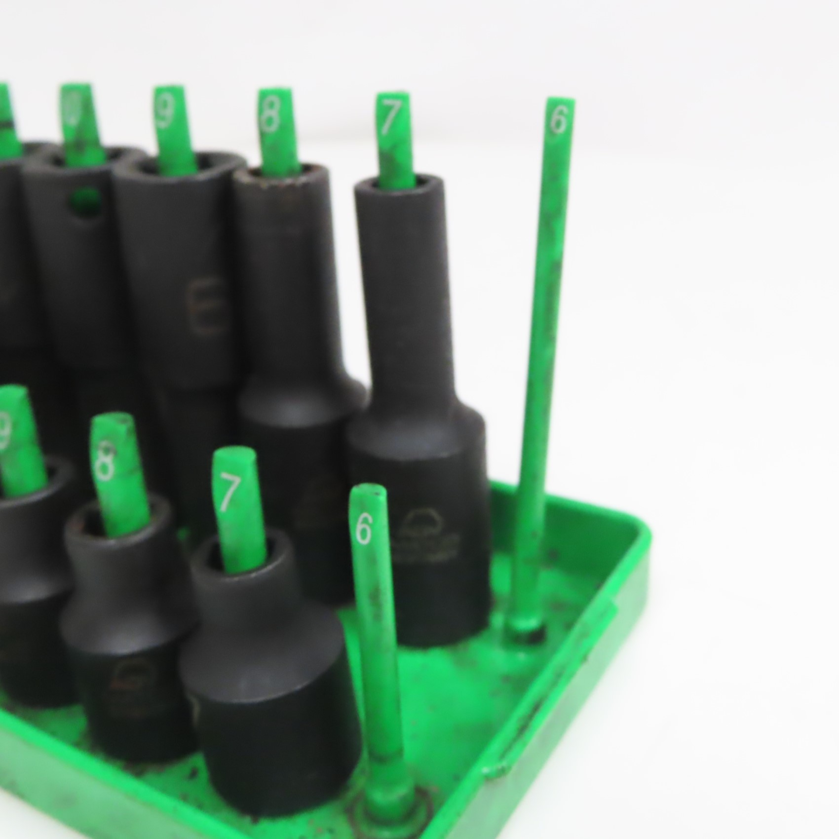 Matco Tools BDP20M6V 28-Piece 3/8" Drive Metric Standard/Deep Socket Set