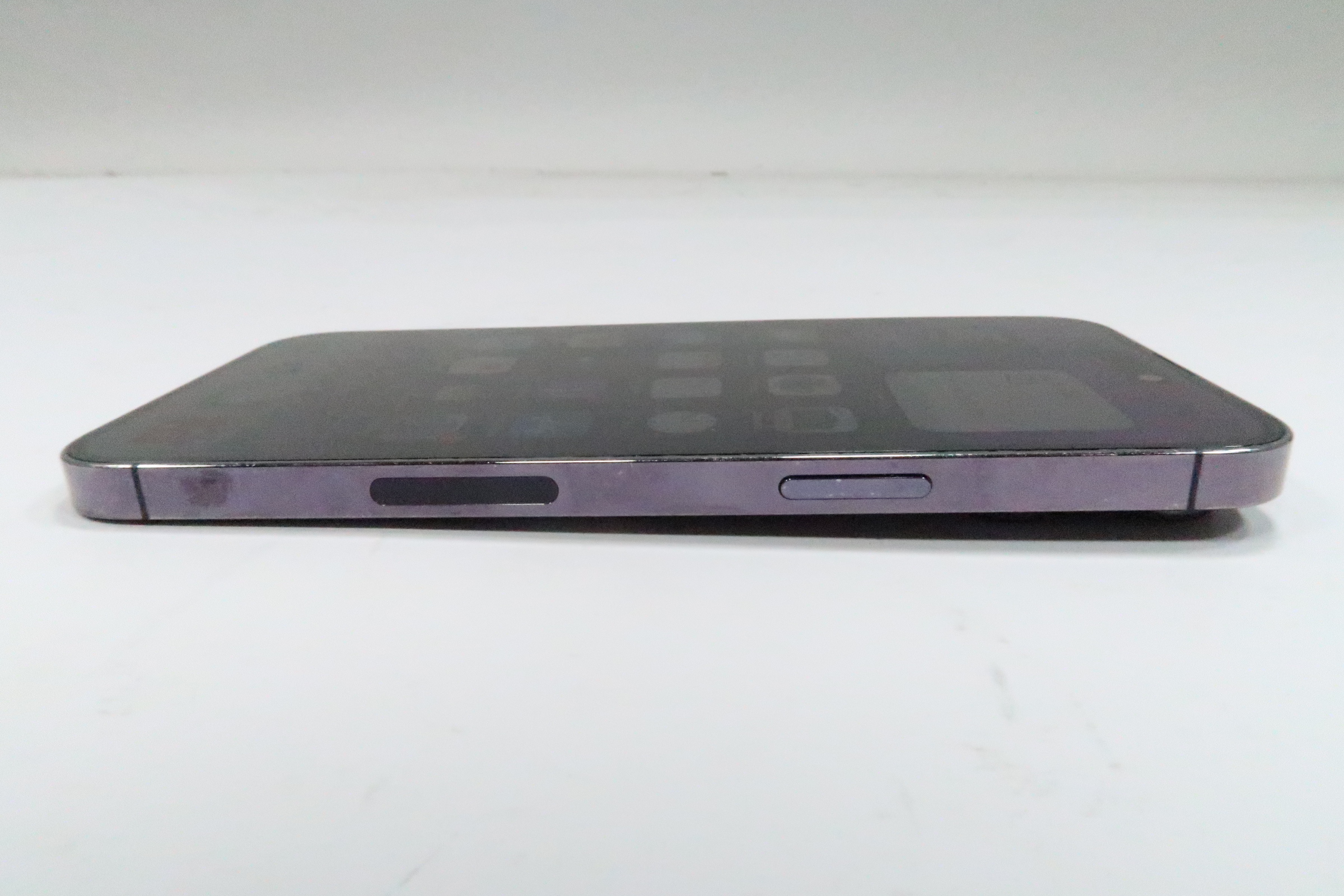 Apple iPhone 14 Pro Max MQ8R3LL/A 128GB Verizon 6.7" - Deep Purple 8650