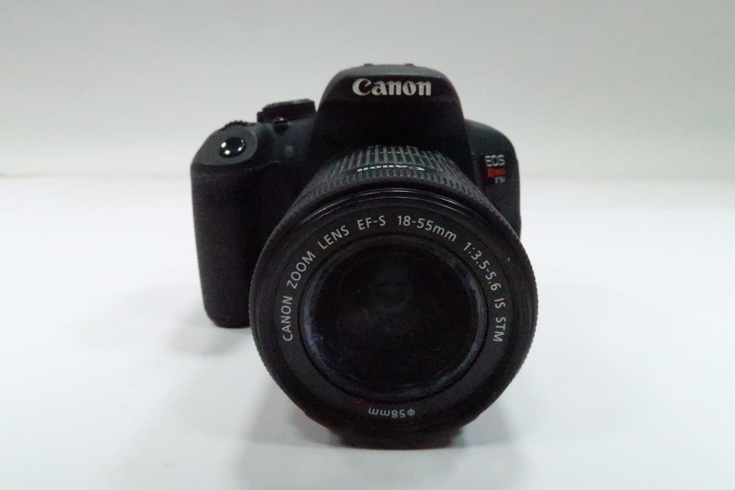 Canon EOS Rebel T5i DSLR Camera EF-S 18-55mm Lens Kit 8801