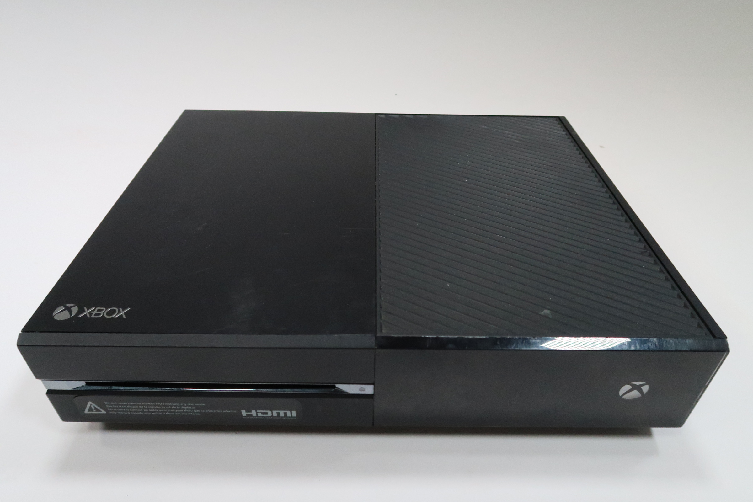 Microsoft 1540 Xbox One Original 500GB Video Game Console 9254