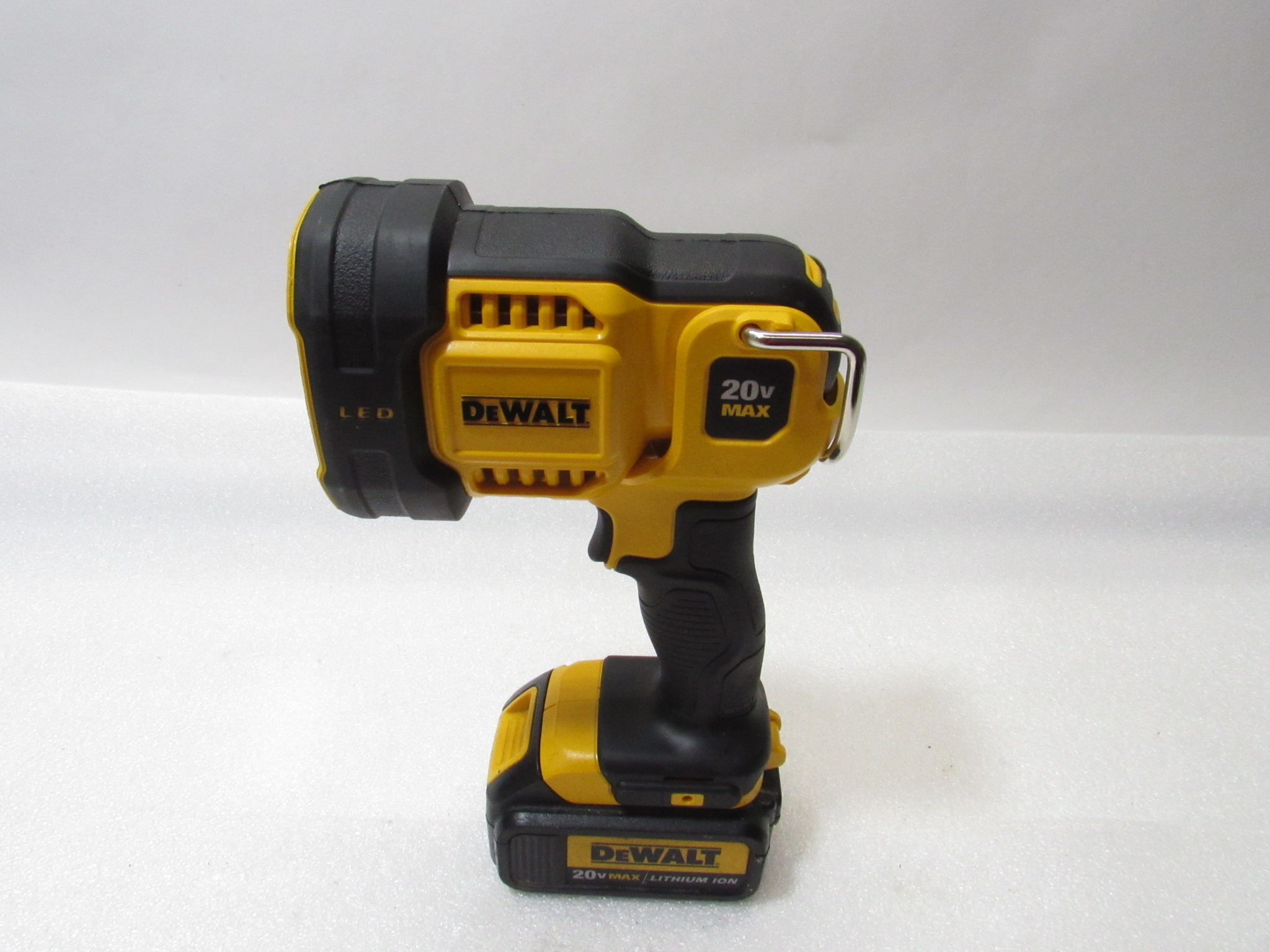 DeWalt DCL043 20V MAX Jobsite LED Spotlight