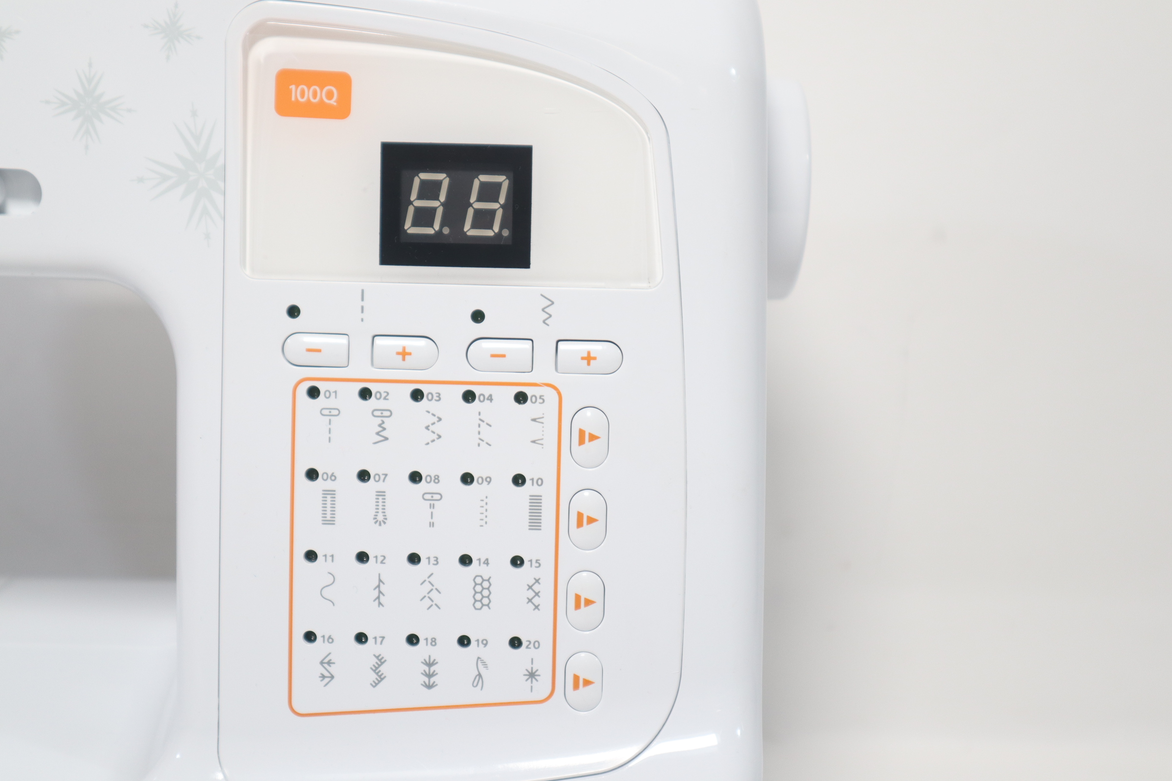 Husqvarna Viking H/Class 100Q White Sewing Machine 0563 / Adjustable ...