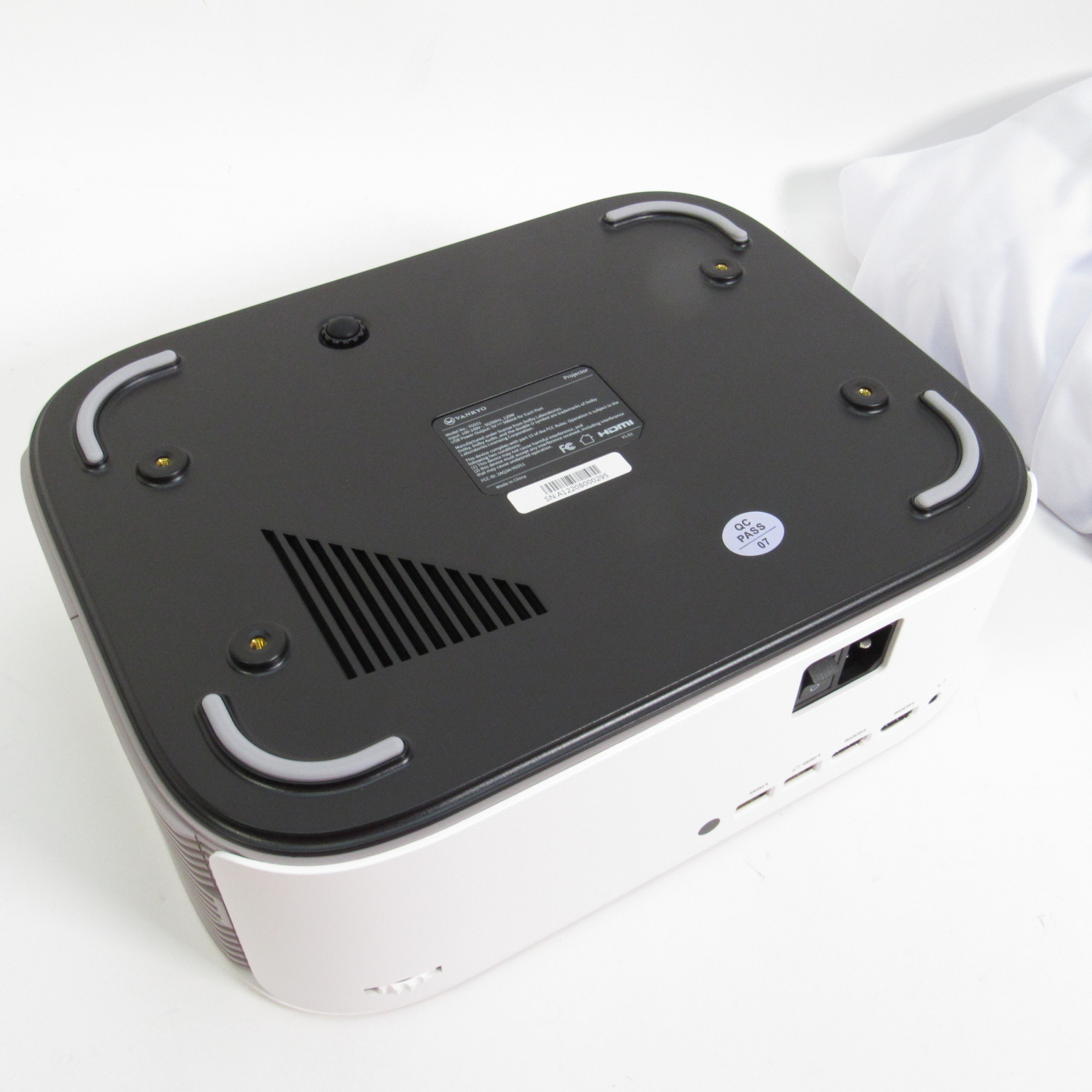 Vankyo Performance V700W (YG551) 1080p LCD Home Theater Projector