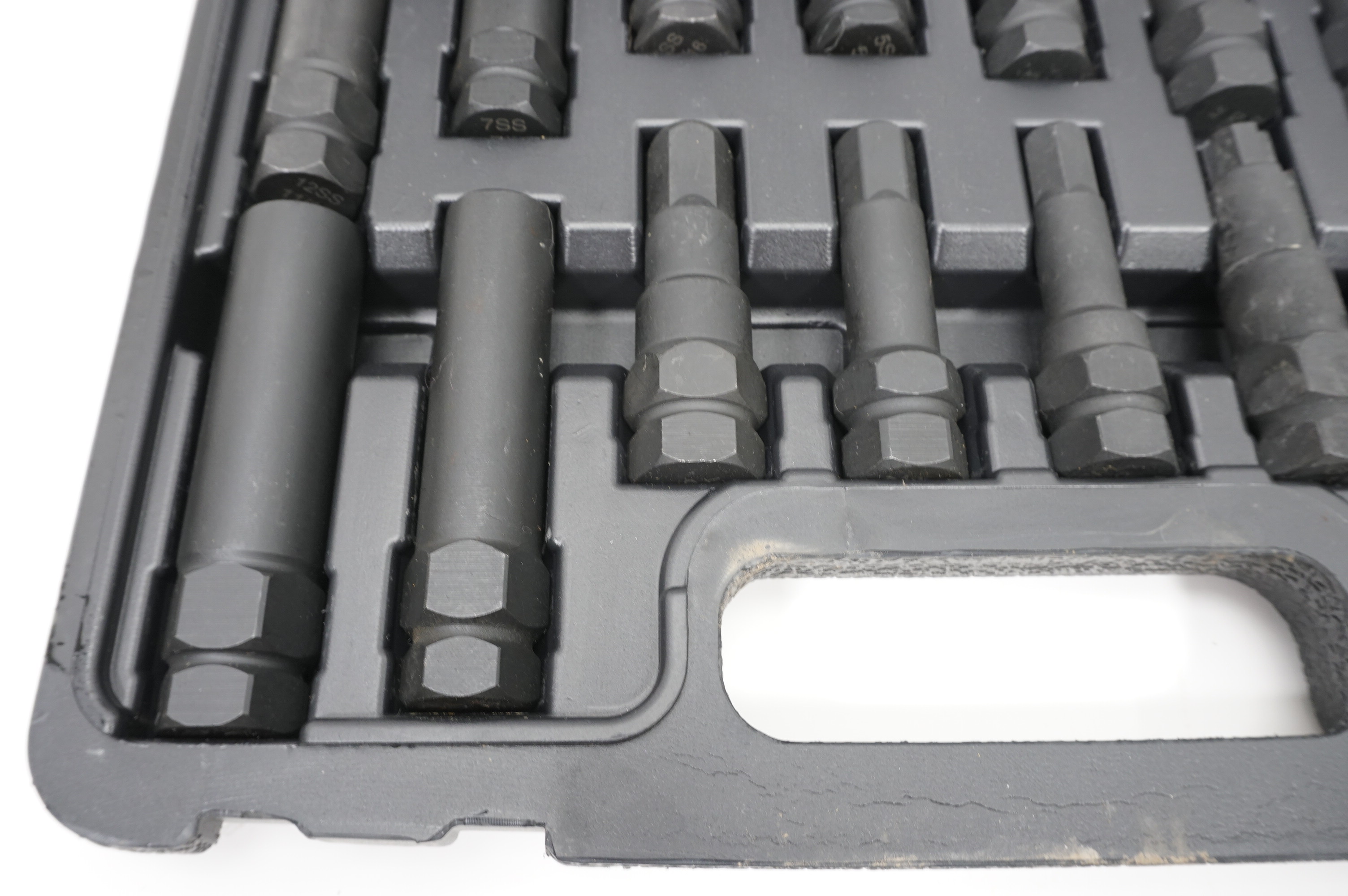 Matco MLLN16K 16 Piece Locking Lugnut Master Key Set