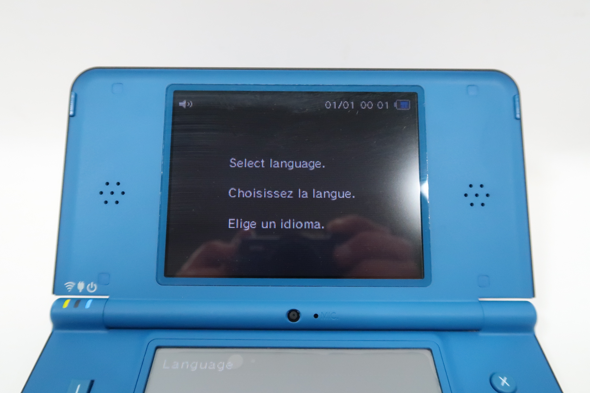 Nintendo UTL-001 DSi XL Dual-Screen Handheld Video Game Console