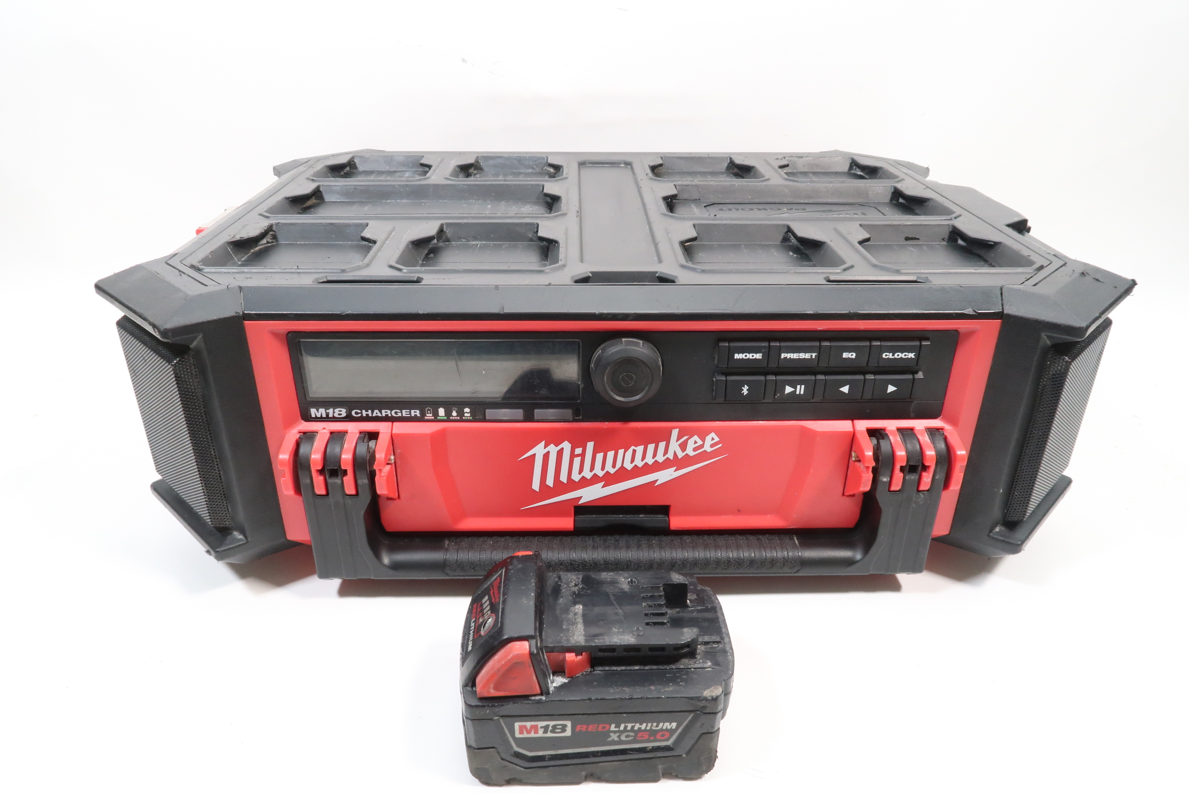 Milwaukee 2950-20 M18 Lithium-Ion Cordless PACKOUT Radio/Speaker