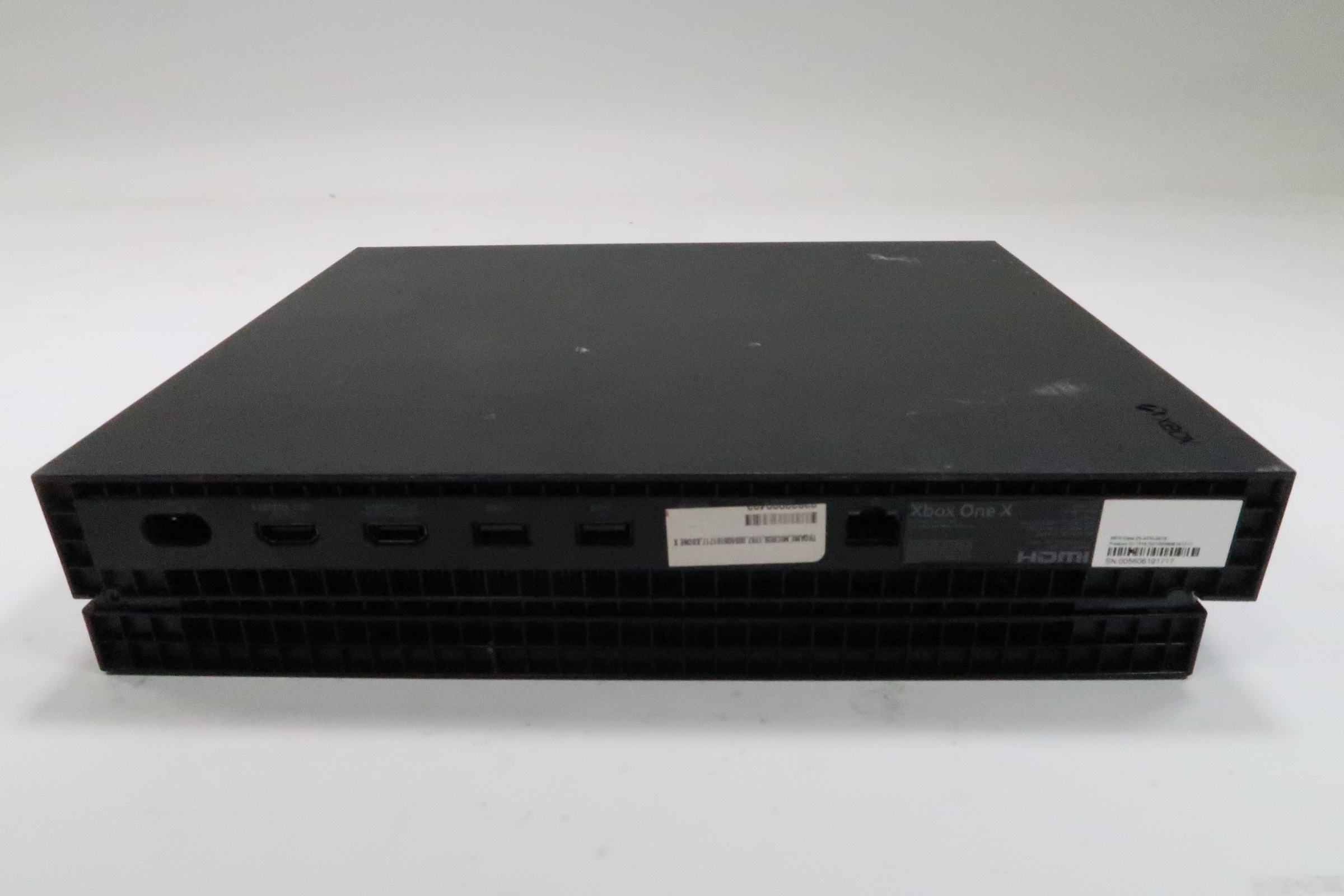 Microsoft 1787 Xbox One X 1TB Video Game Console 9493