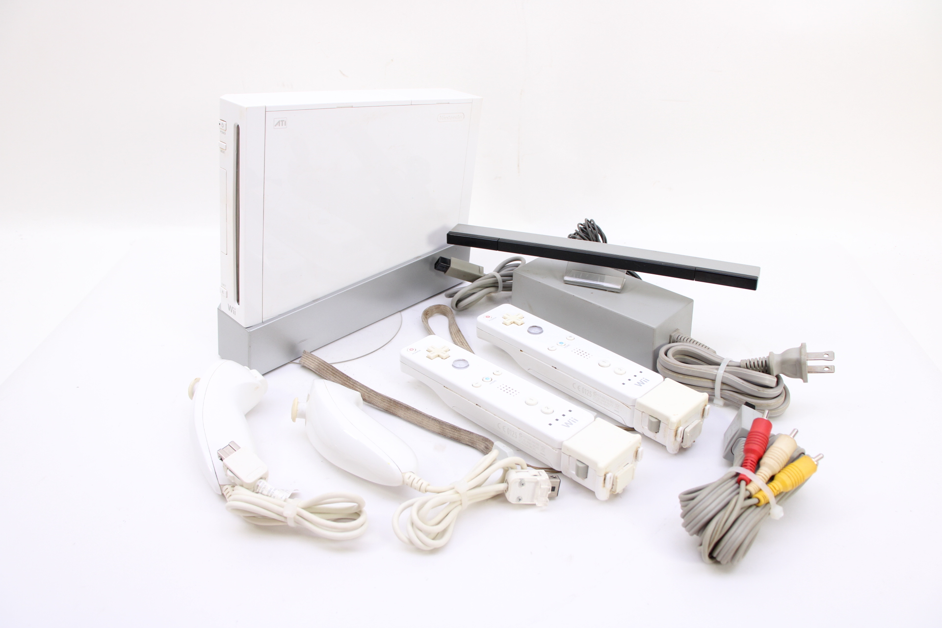 Nintendo Wii RVL-001 512MB White Body Home Video Gaming Console - 4240