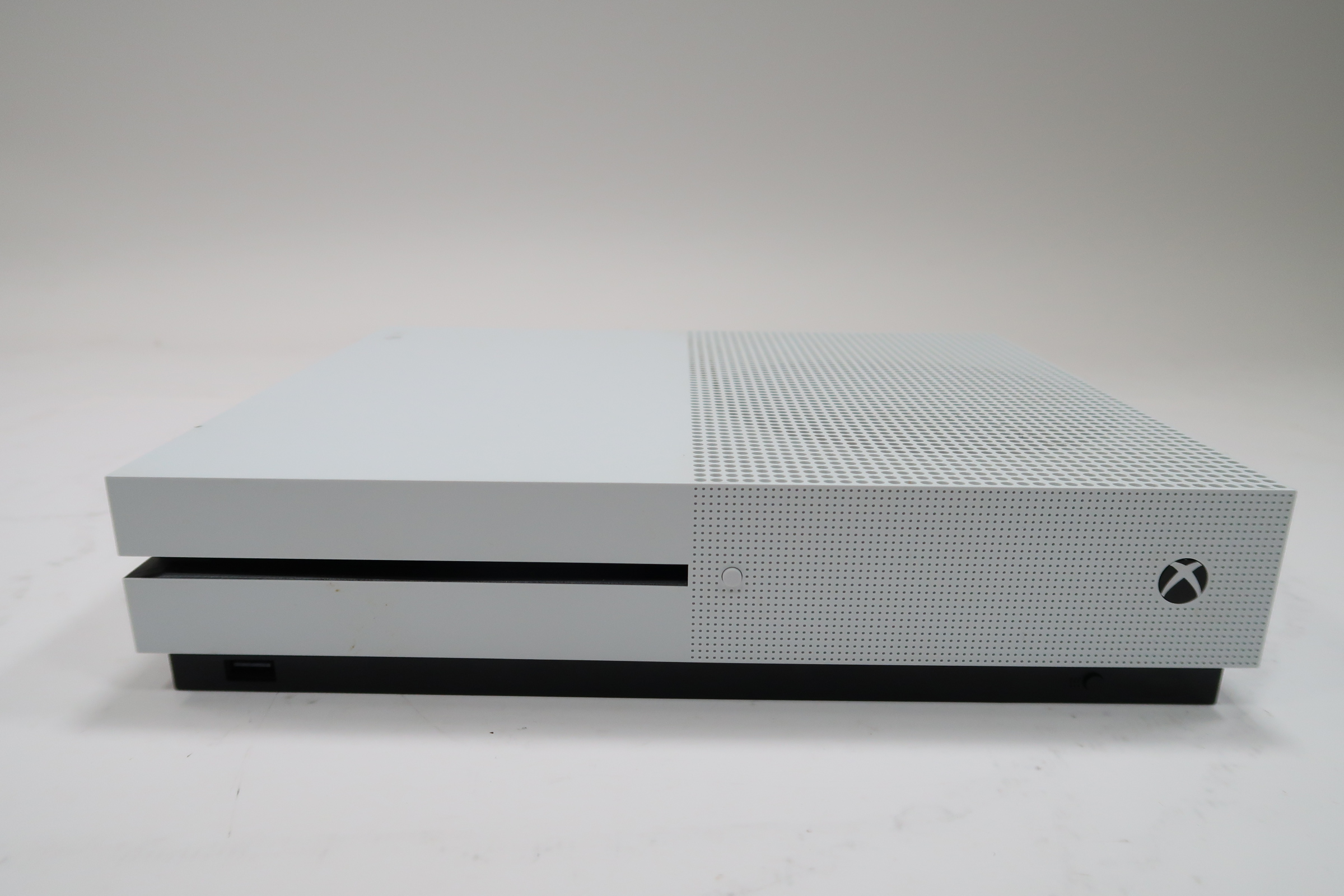 Microsoft 1681 Xbox One S 500GB Video Game Console 9139
