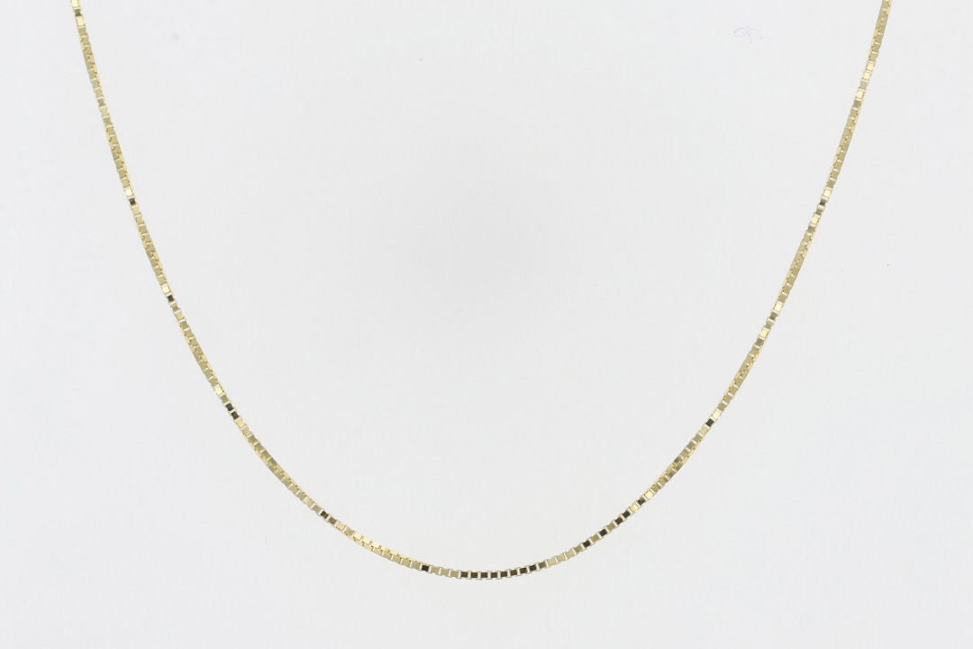 .4mm Box Link Chain 18" Necklace 10k Yellow Gold .90 Grams