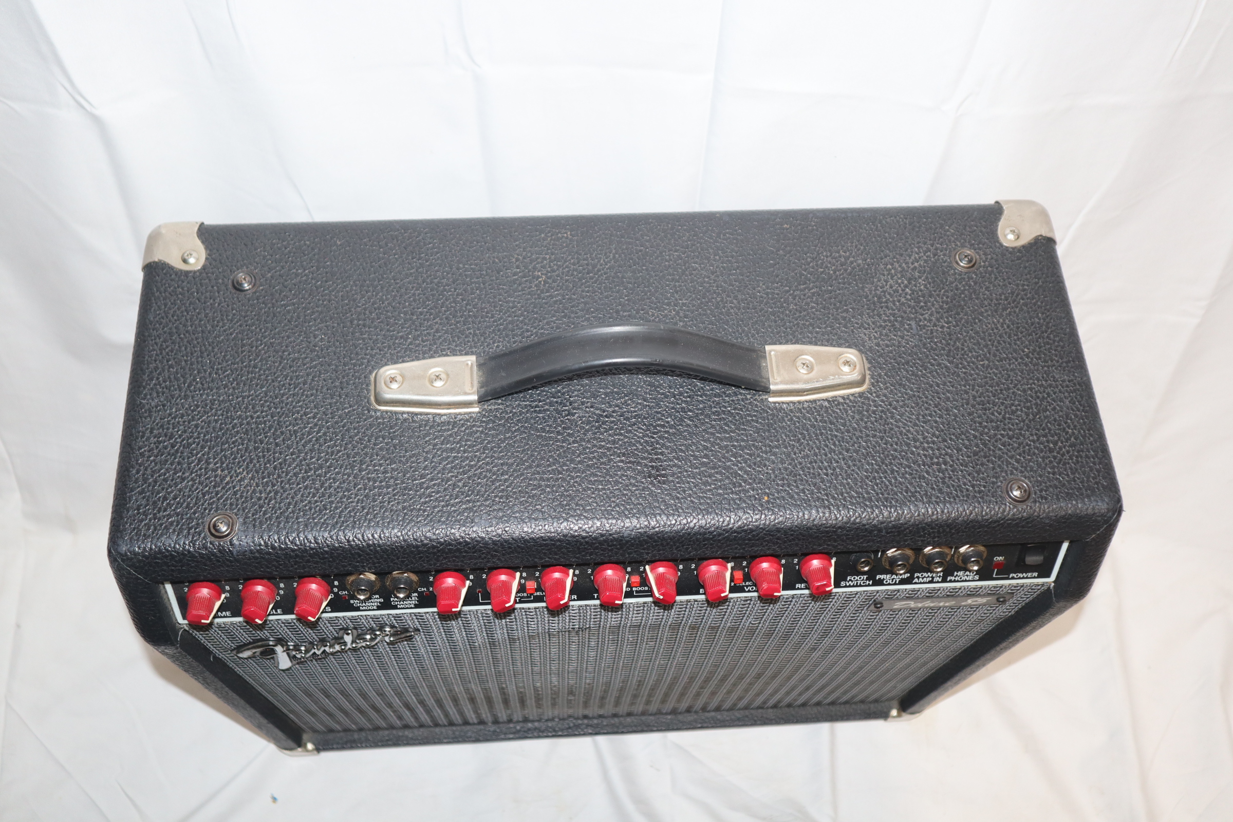 Fender Deluxe 85 2-Channel 85W Solid State Guitar Amp 8215 In Store ...