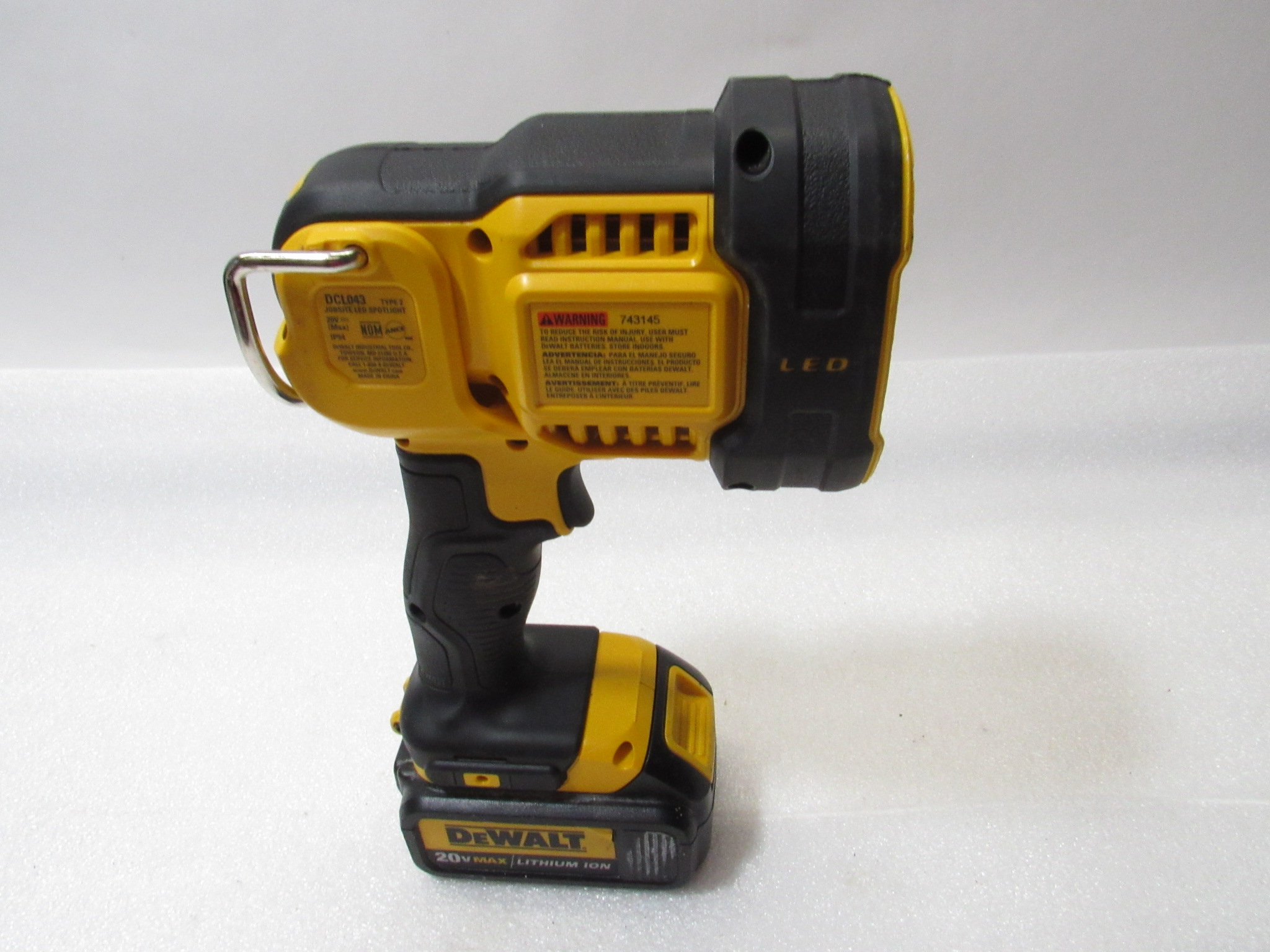 DeWalt DCL043 20V MAX Jobsite LED Spotlight
