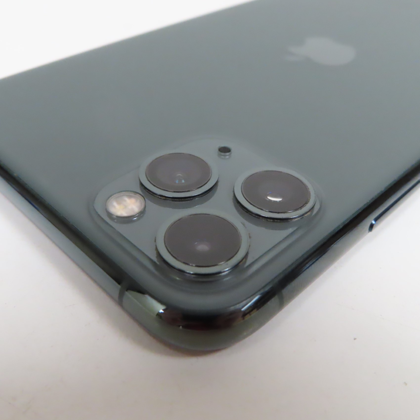 Apple MWFH2LL/A iPhone 11 Pro Max 256GB 6.5" LTE Cellular Phone ...