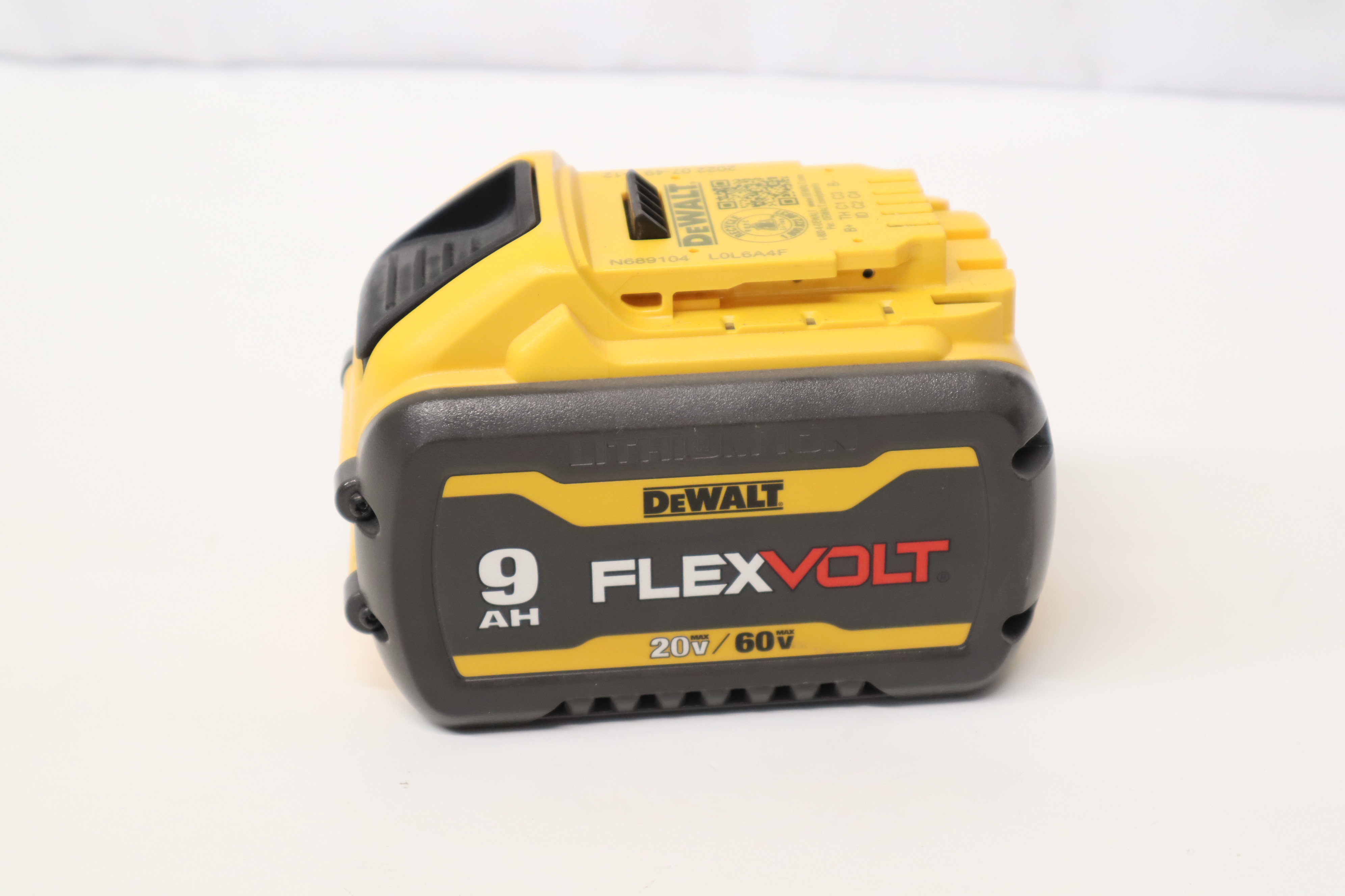 DeWalt DCB609 9AH Flexvolt Battery Pack 0256