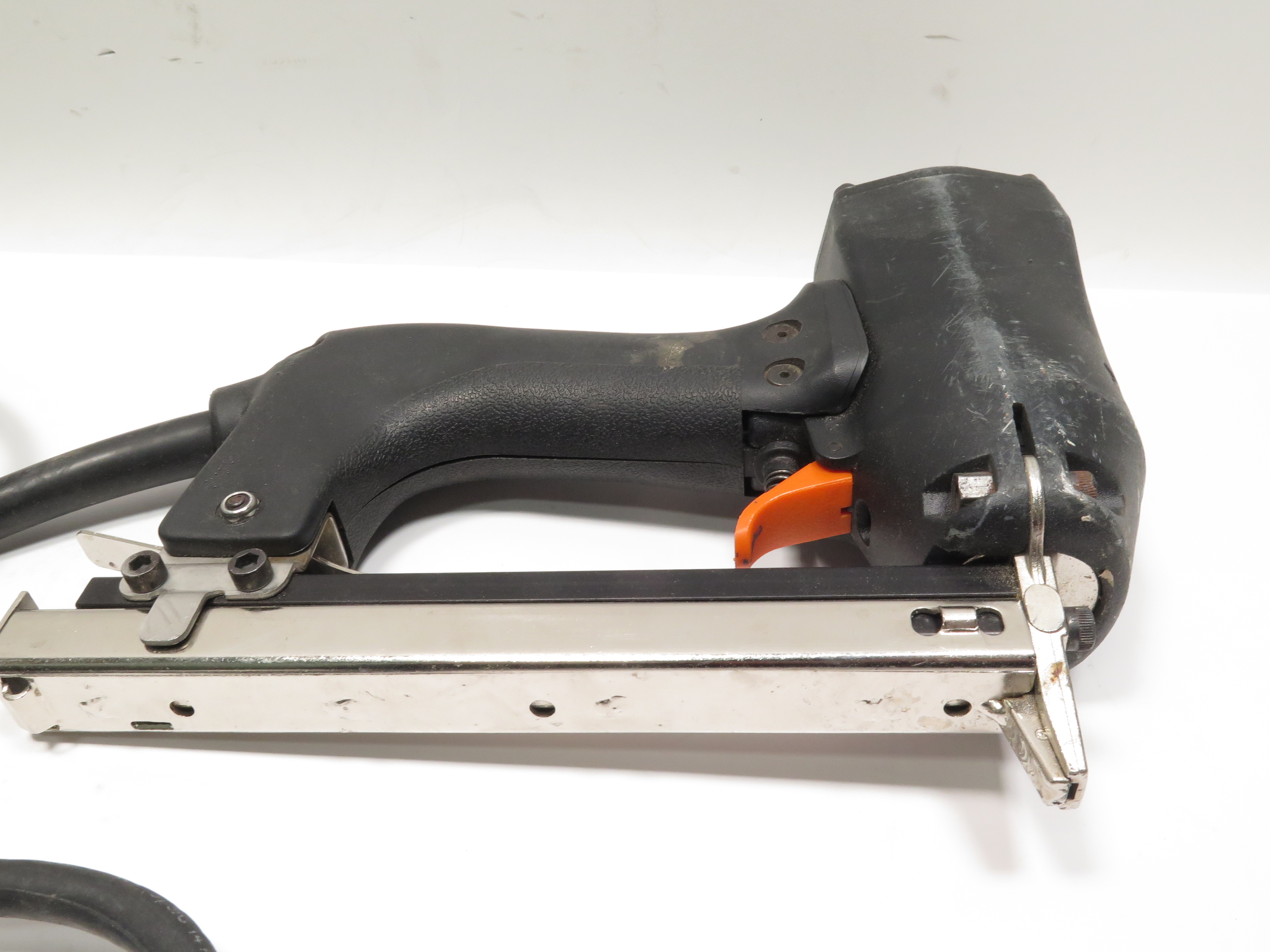 Duo-Fast ENC-5418B 20ga 9/16" X 3/16" Narrow Crown Electric Carpetpro ...