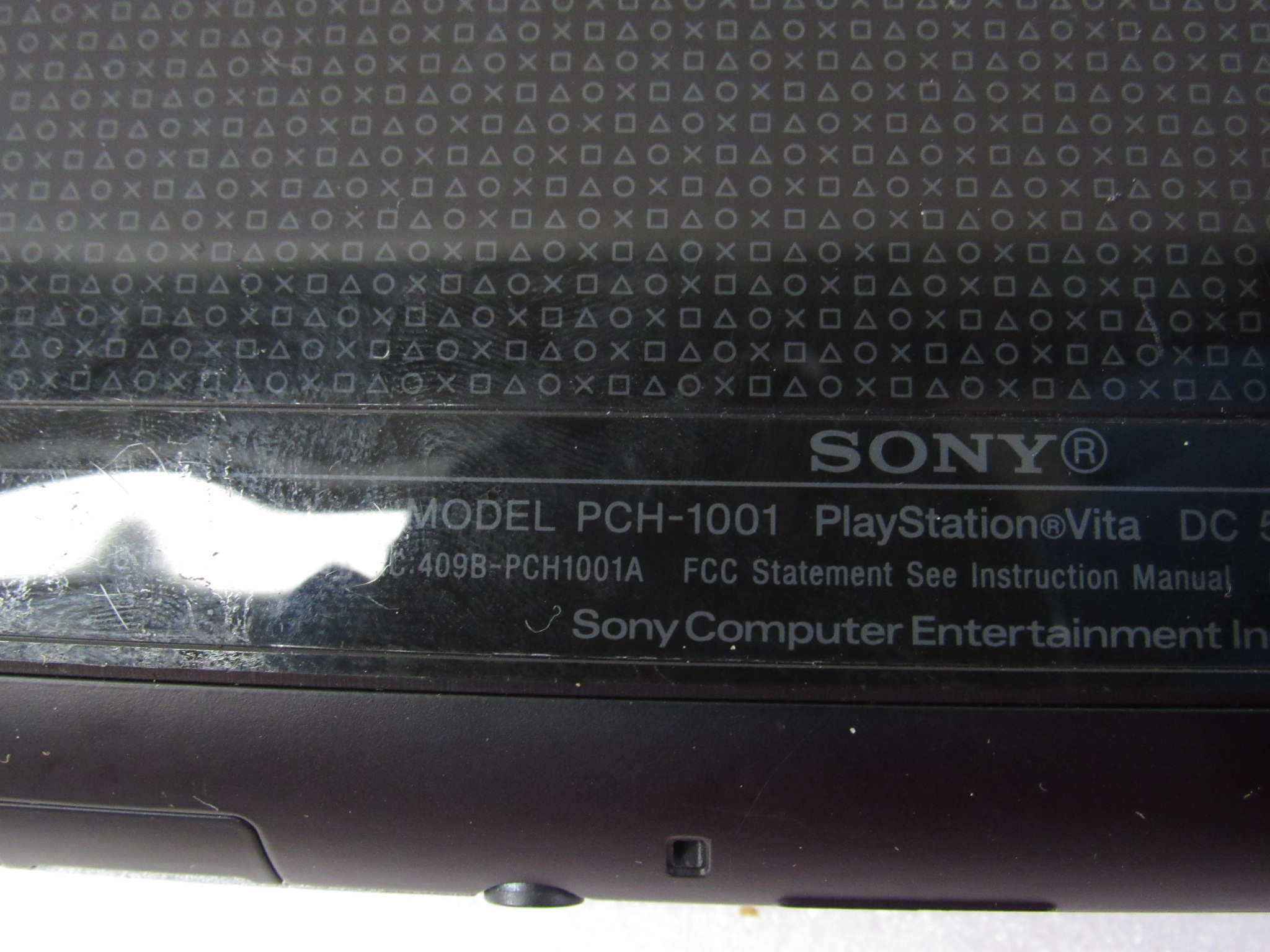 Sony PCH-1001 PlayStation Vita Portable Gaming Console