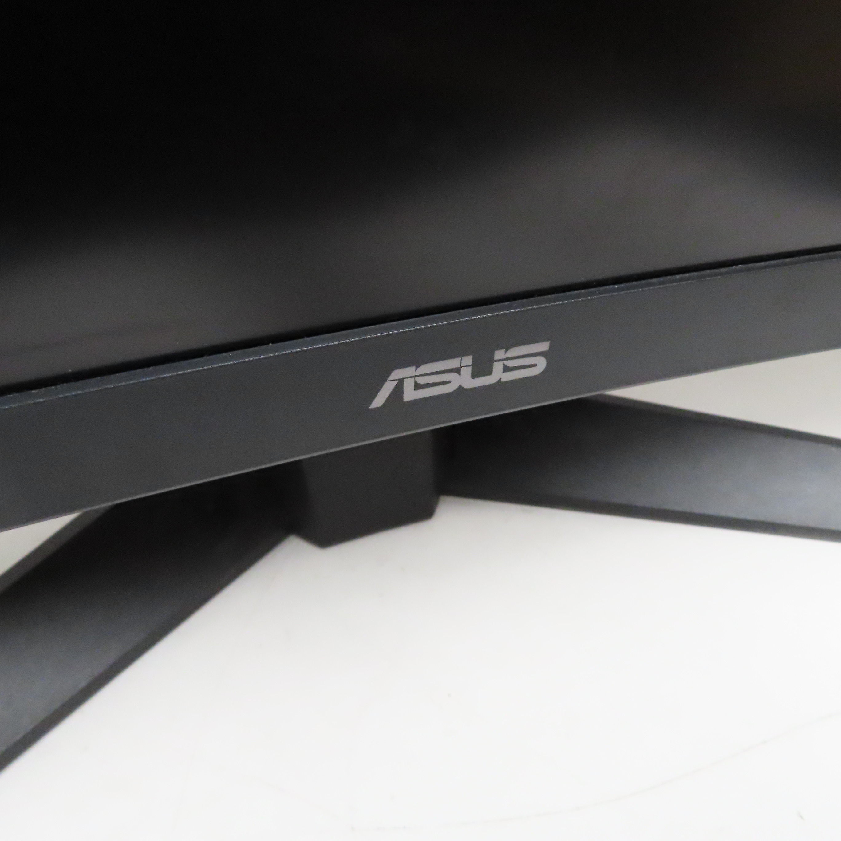 ASUS VG32V TUF Gaming 32" 1440p 144Hz Curved Gaming Monitor (Local Pick ...
