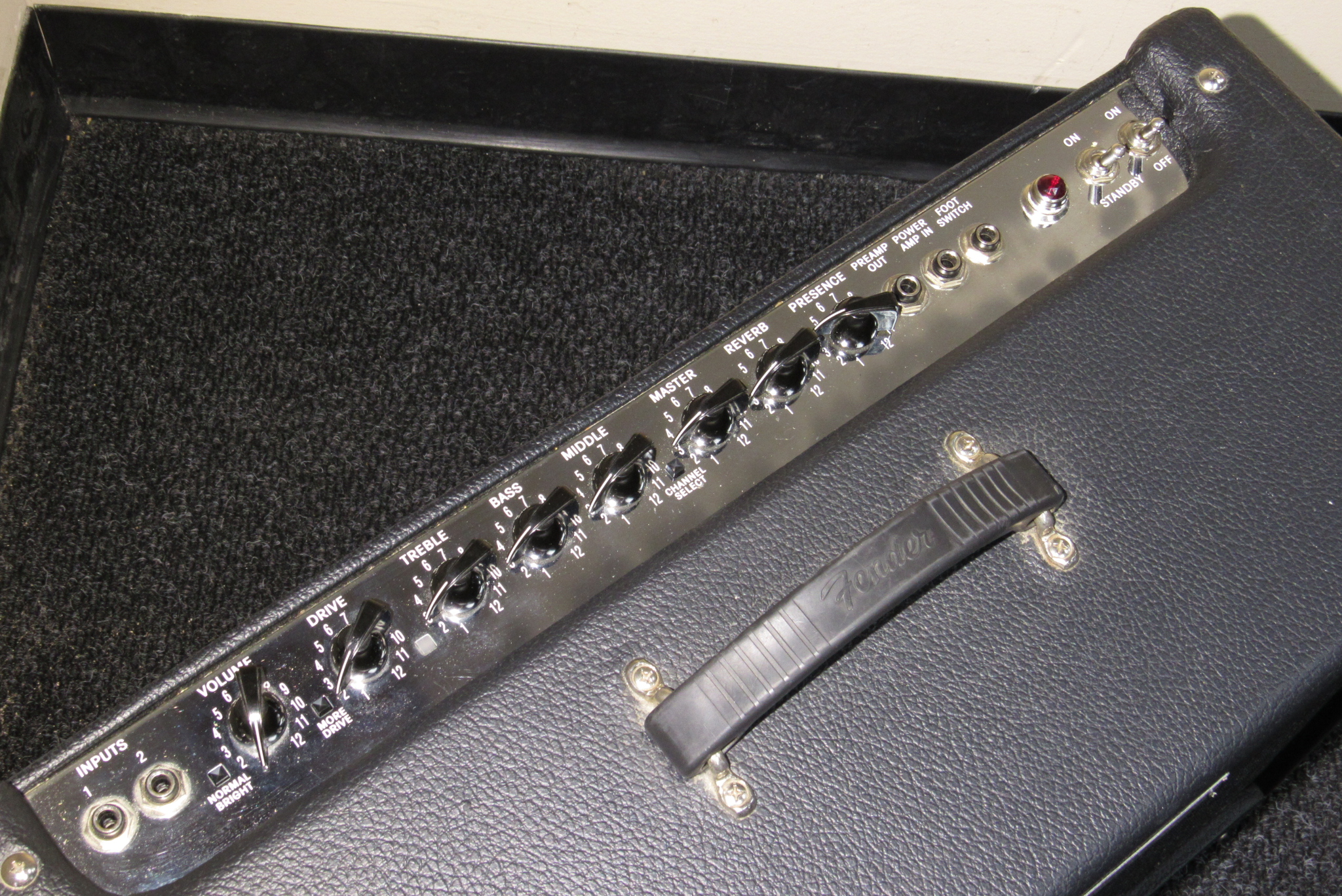 Fender USA Hot Rod Deluxe (PR 246) 40W 12'' Tube Guitar Amplifier ...