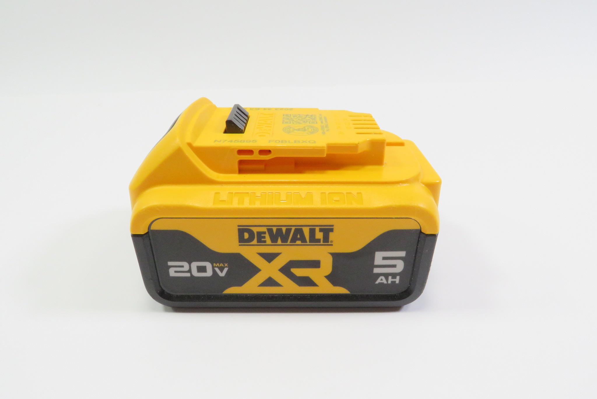 DeWalt DCB205 20-Volt MAX XR Lithium-Ion 5.0Ah Battery 1475