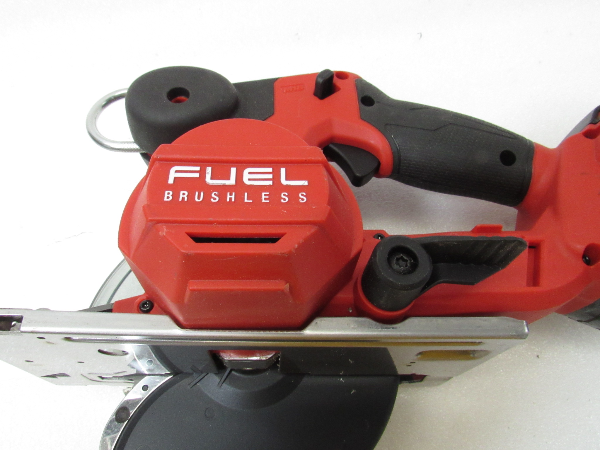 Milwaukee 2782-20 18V Brushless Cordless Metal Cutting 5-3/8 in ...