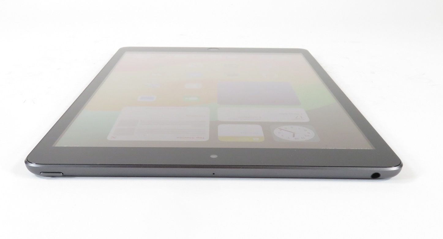 Apple iPad MK2K3LL/A A2602 10.2" 9th Gen (Wi-Fi Only) 64GB Storage Tablet