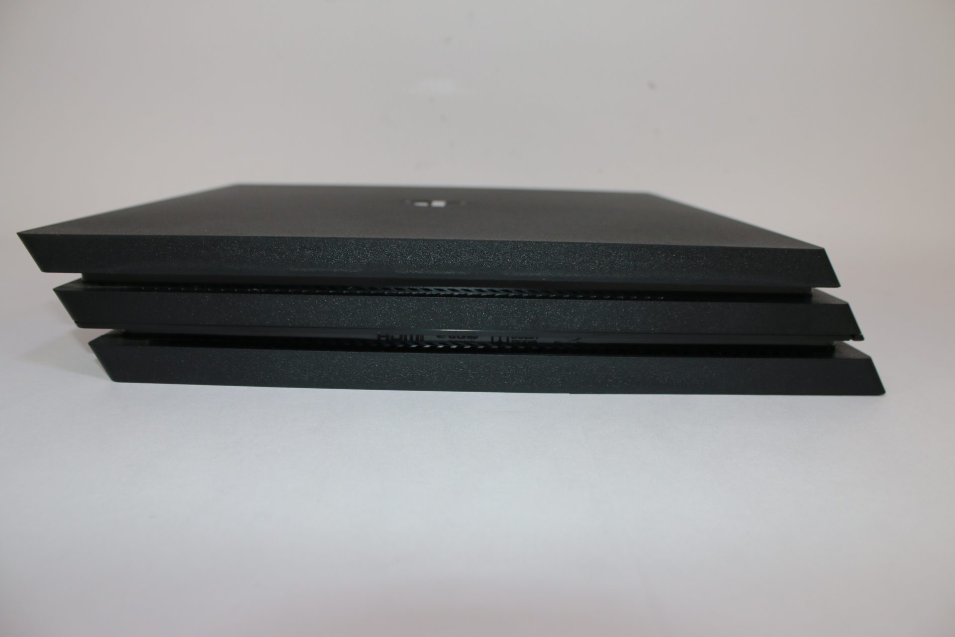 Sony CUH-7215B PlayStation 4 Pro 1TB Black Home Video Gaming Console 9550