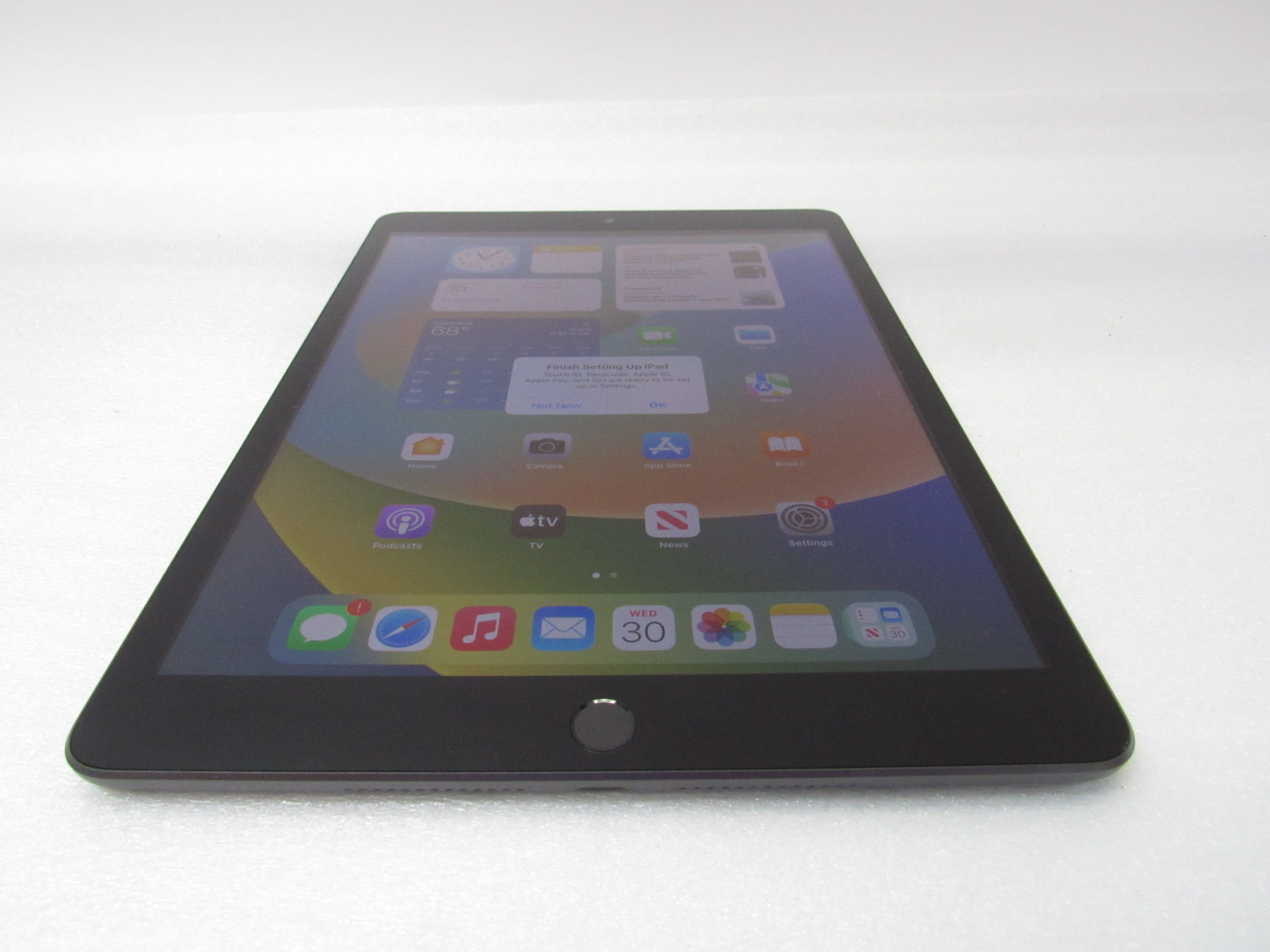 Apple iPad MK2K3LL/A A2602 10.2" 9th Gen (Wi-Fi Only) 64GB Storage Tablet