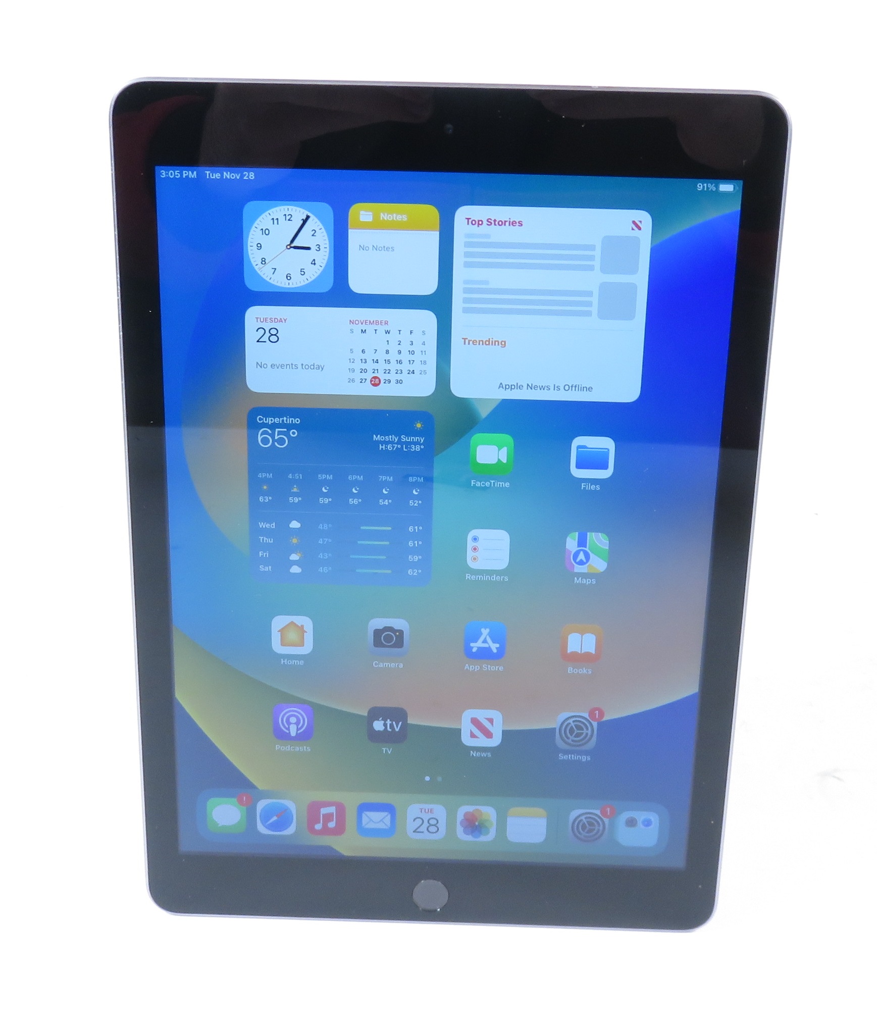 Apple iPad MP2F2LL/A 5th Gen. WiFi Only 32GB Storage Space Gray Tablet 3568