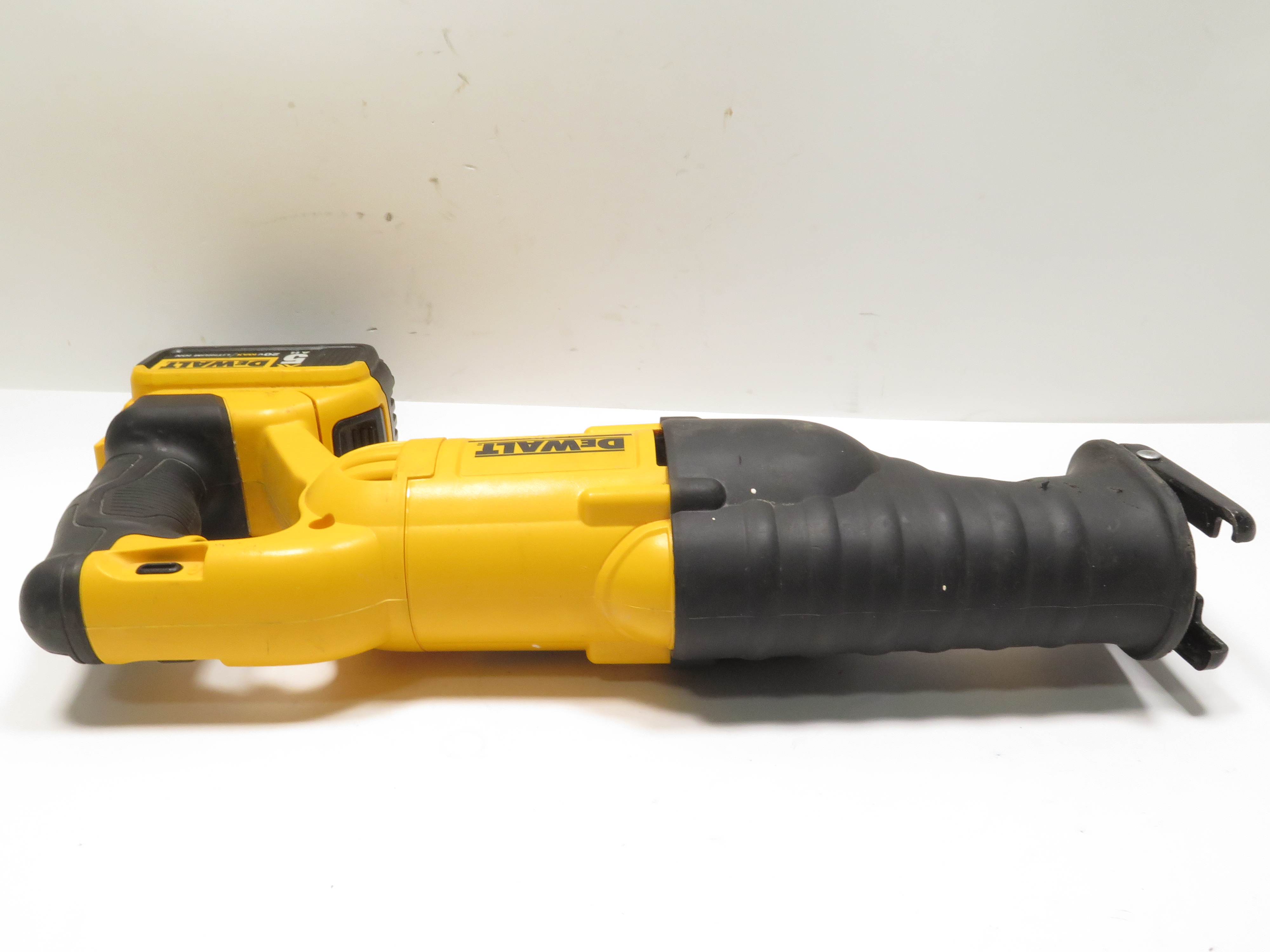 DeWalt DCS380 20V MAX Cordless Reciprocating Saw 9277