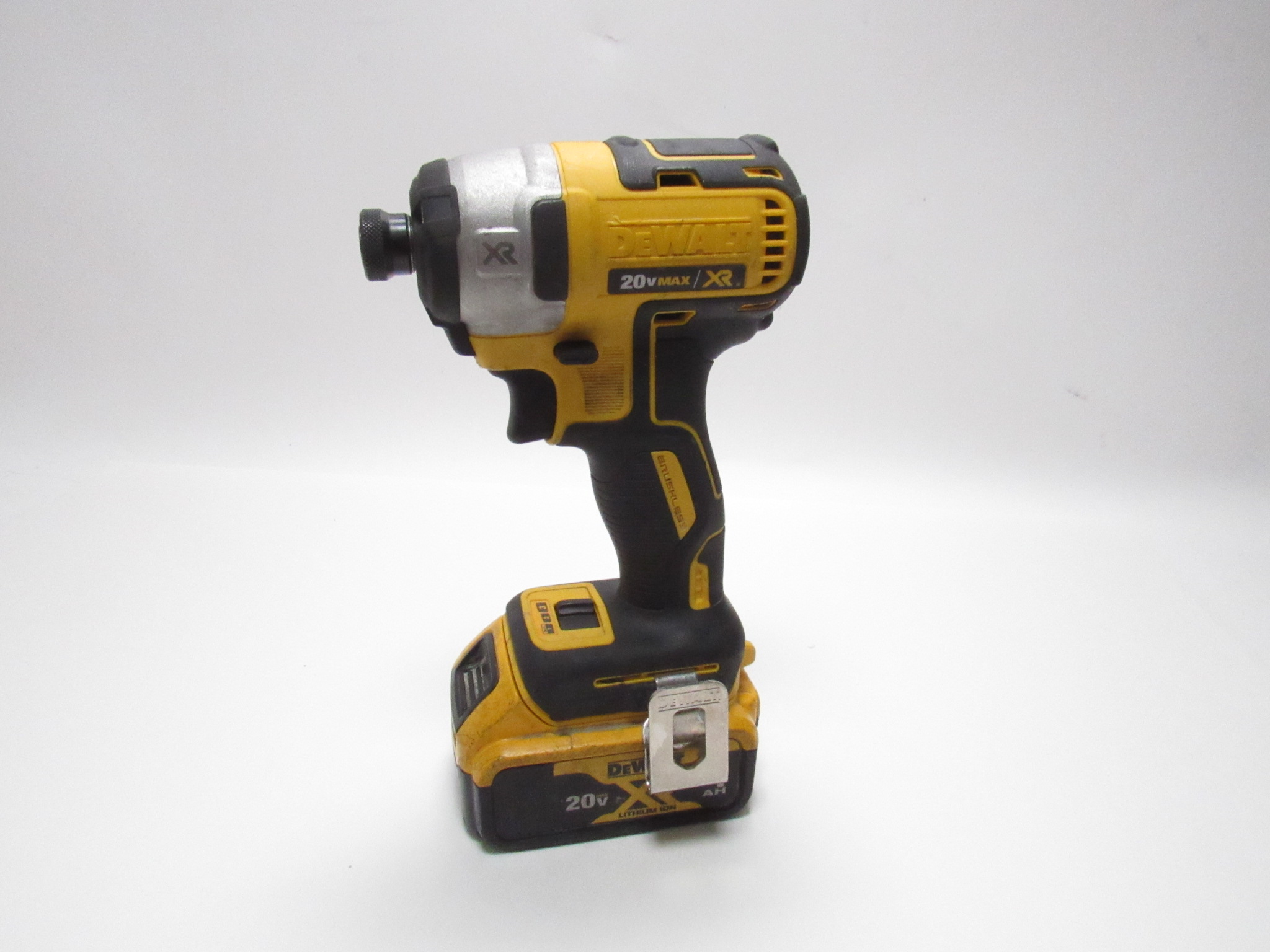 DEWALT DCF887 20-Volt MAX XR Cordless Brushless 3-Speed 1/4 in. Impact ...