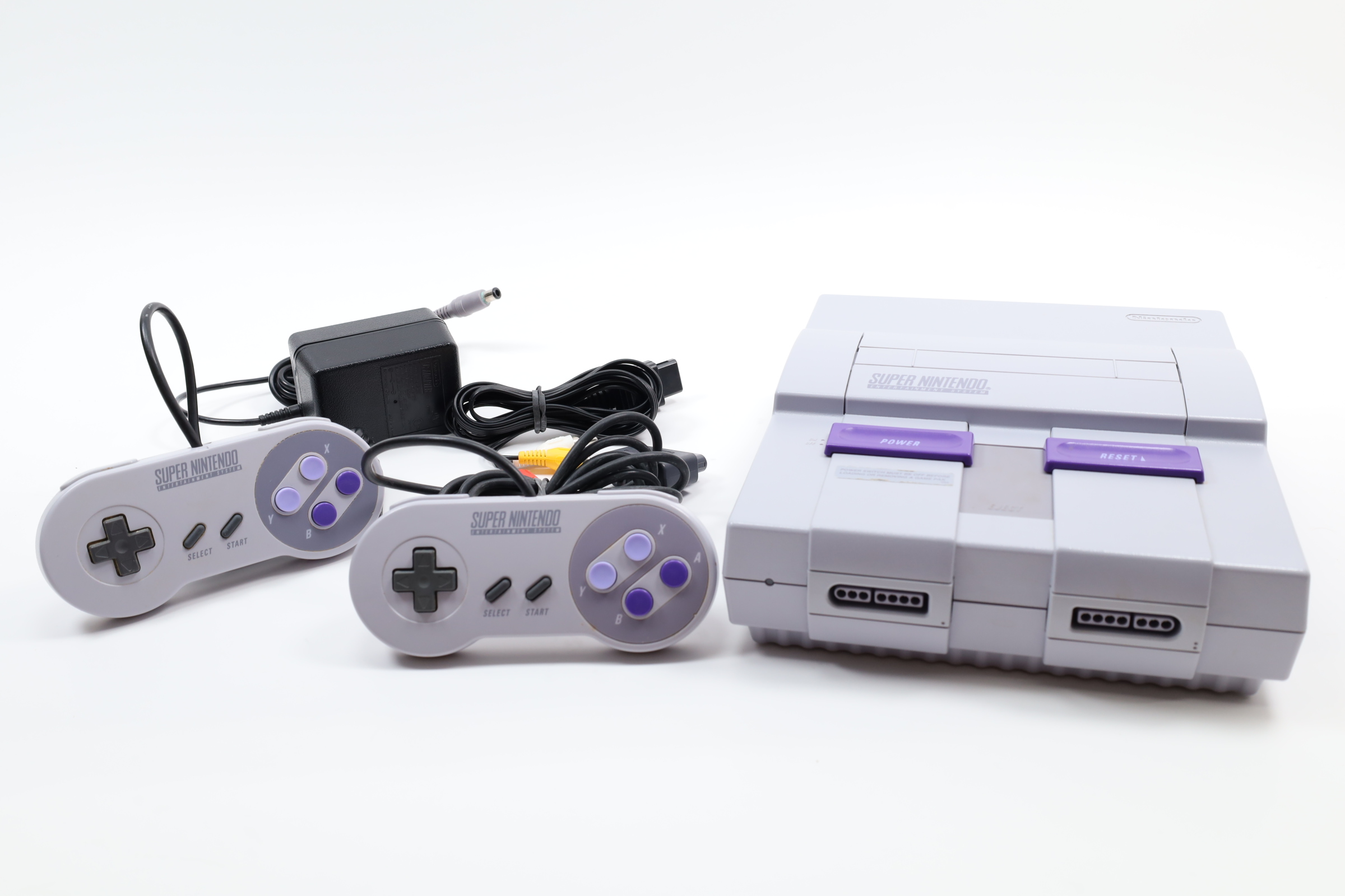 Nintendo Super Nintendo SNS-001 16-Bit Video Game Console (1821)