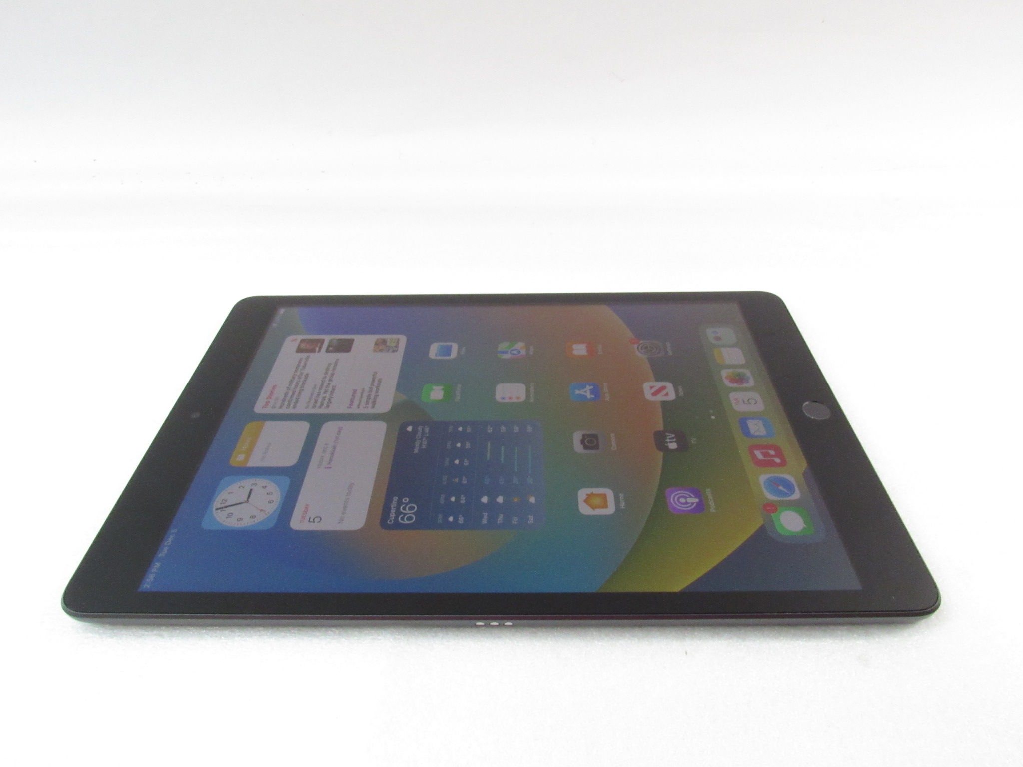 Apple iPad MK2K3LL/A A2602 10.2" 9th Gen (Wi-Fi Only) 64GB Storage Tablet