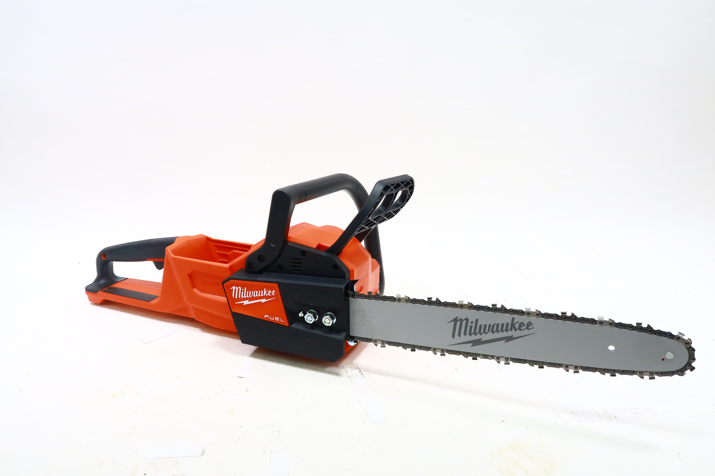 Milwaukee 2727-20 M18 FUEL 18V Lithium-Ion Brushless 16" Cordless Chainsaw