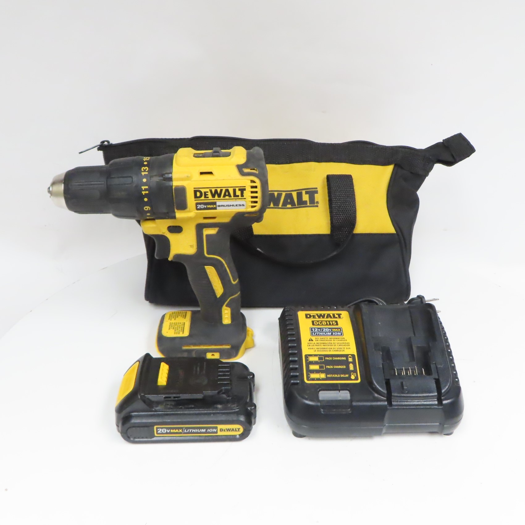 DeWalt DCD777 MAX 20V 1/2" Drive Cordless Drill Driver Kit