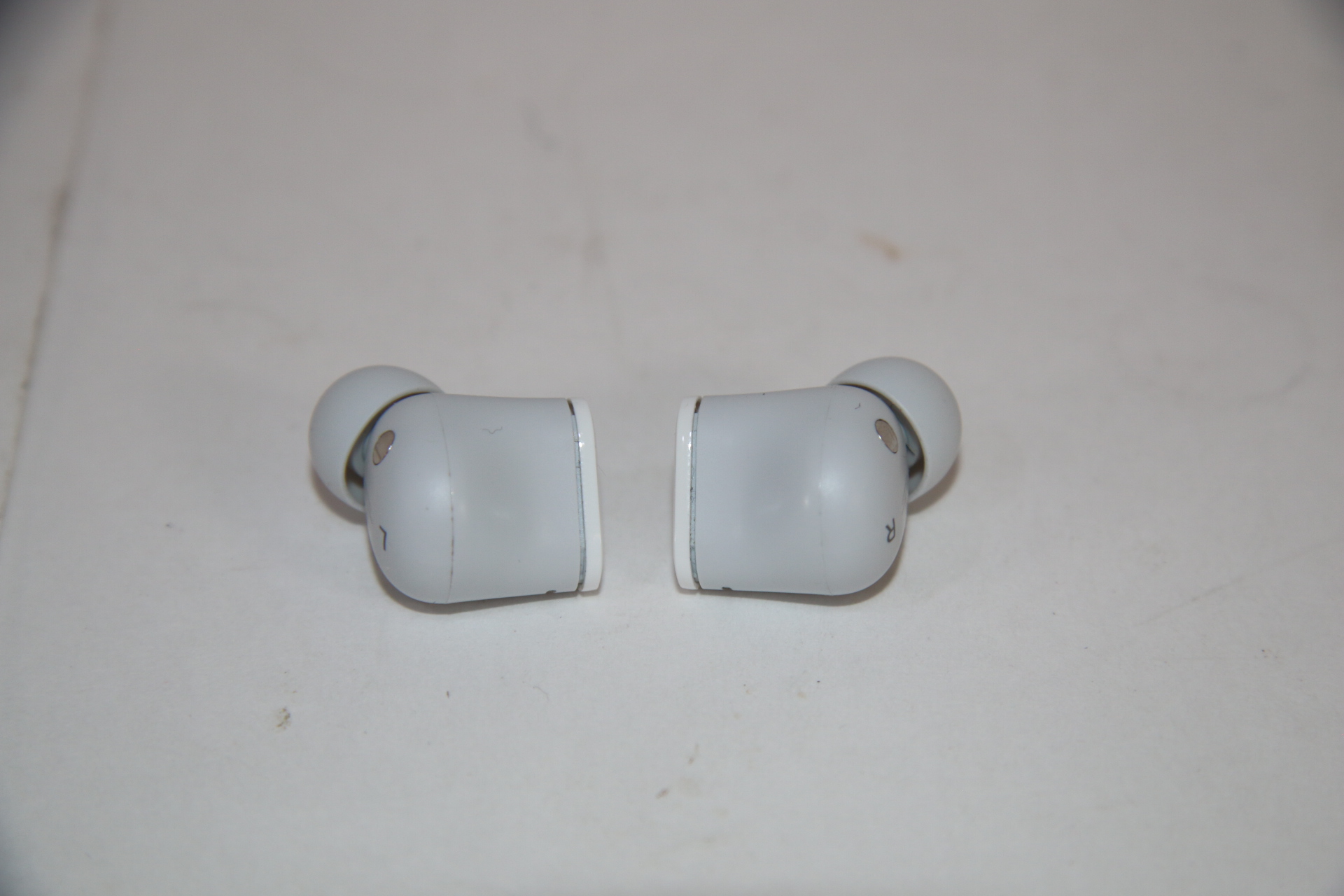 Apple White Beats Studio Buds True Wireless Noise Cancelling Earbuds A2512&A2513