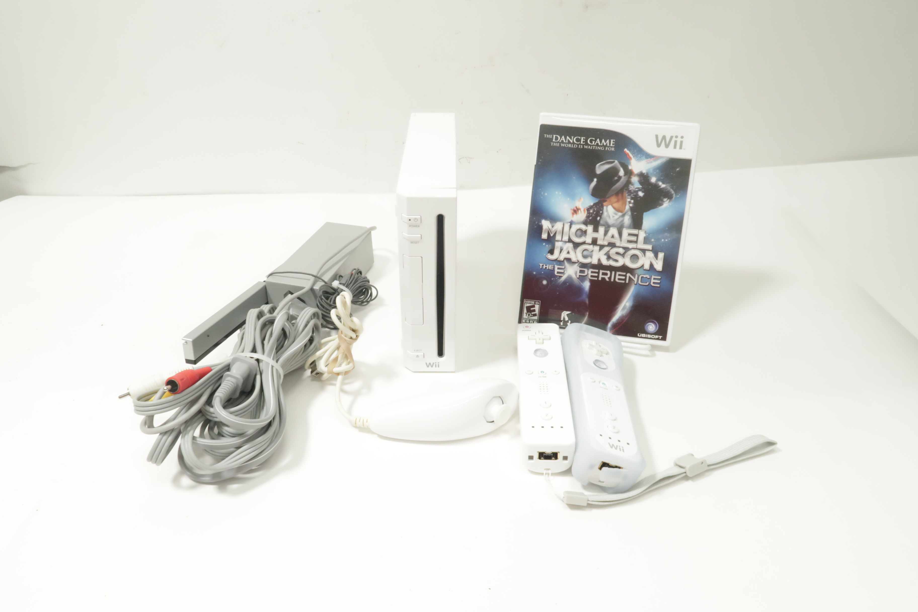 Nintendo Wii RVL-001 512MB White Body Home Video Gaming Console 9220