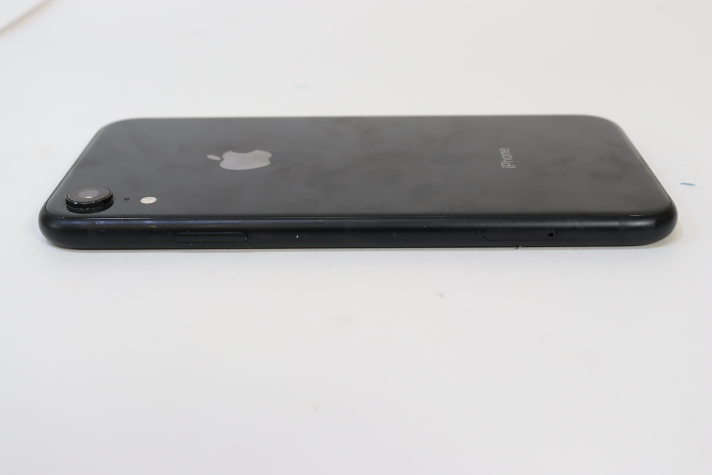 Apple iPhone XR MRYR2LL/A 64GB 6.1" 12 MP Smartphone - Verizon