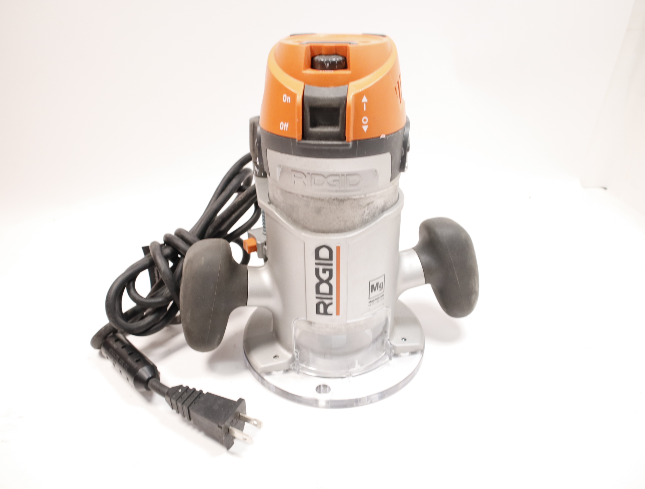 Rigid R2901 2 HP Corded Fixed/Plunge Base Router 120V 11 Amp