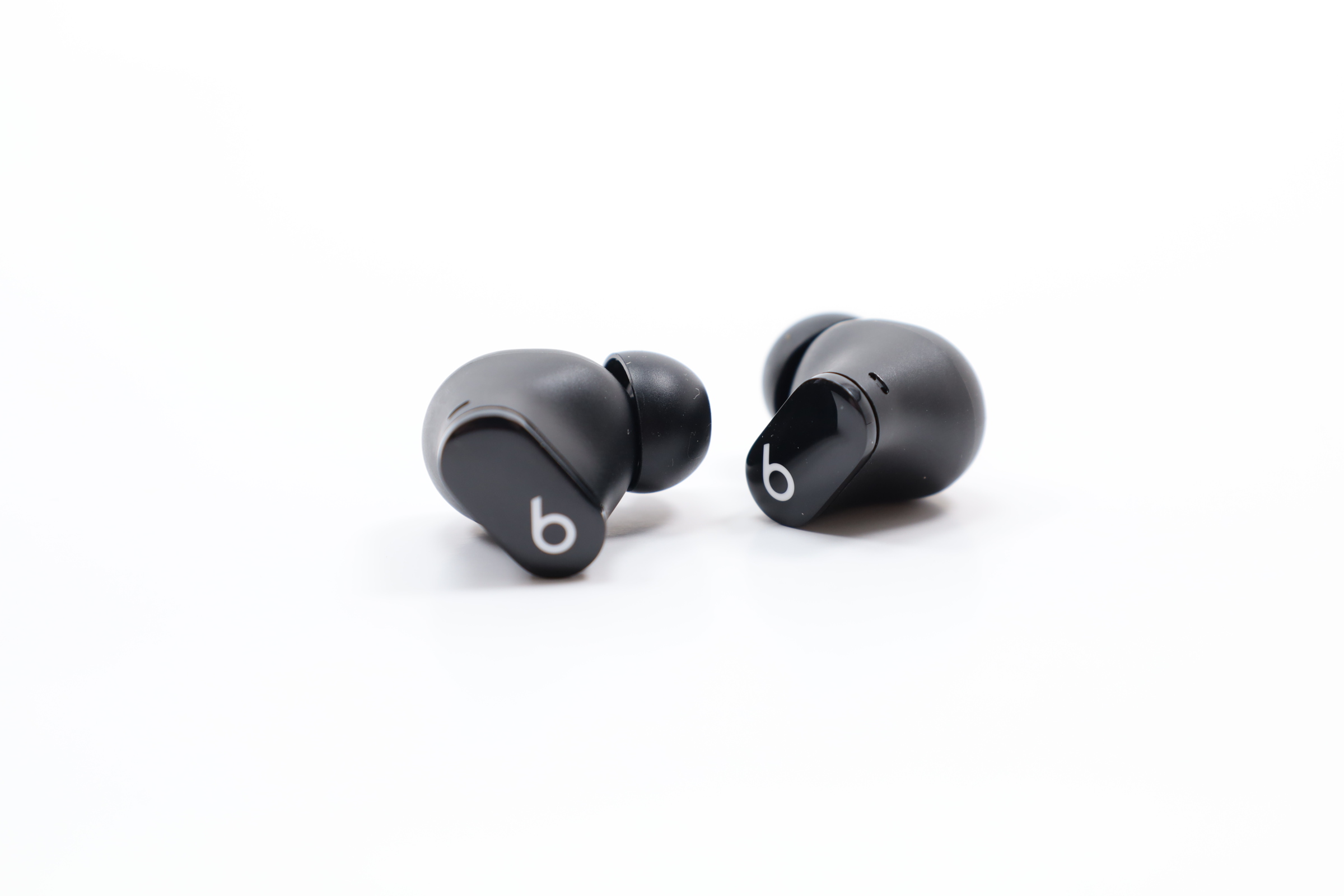 Beats by Dr. Dre Studio Buds Totally Wireless Noise Cancelling Earbuds ...